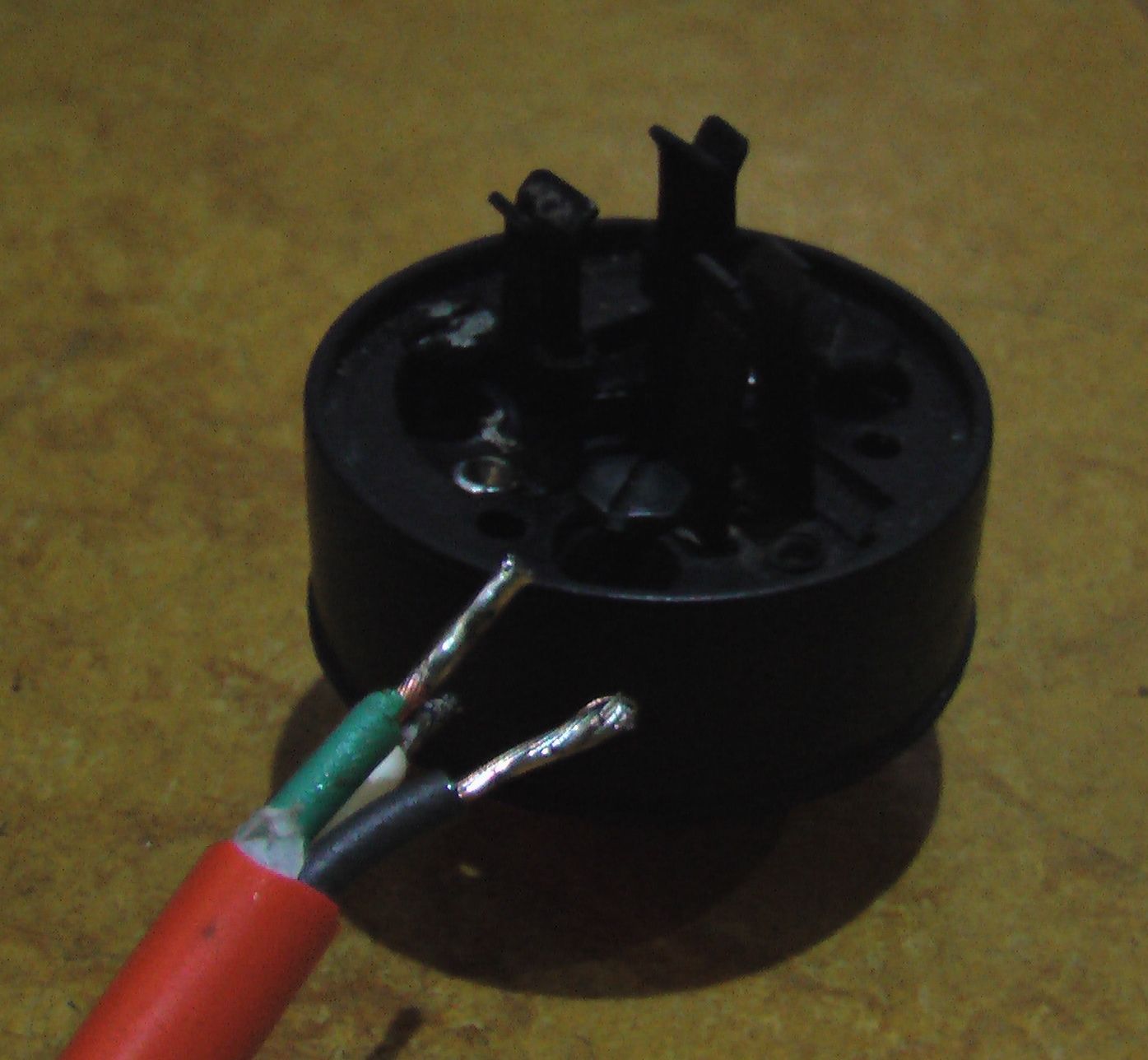 Extension Cord: Repair and Modify : 5 Steps - Instructables