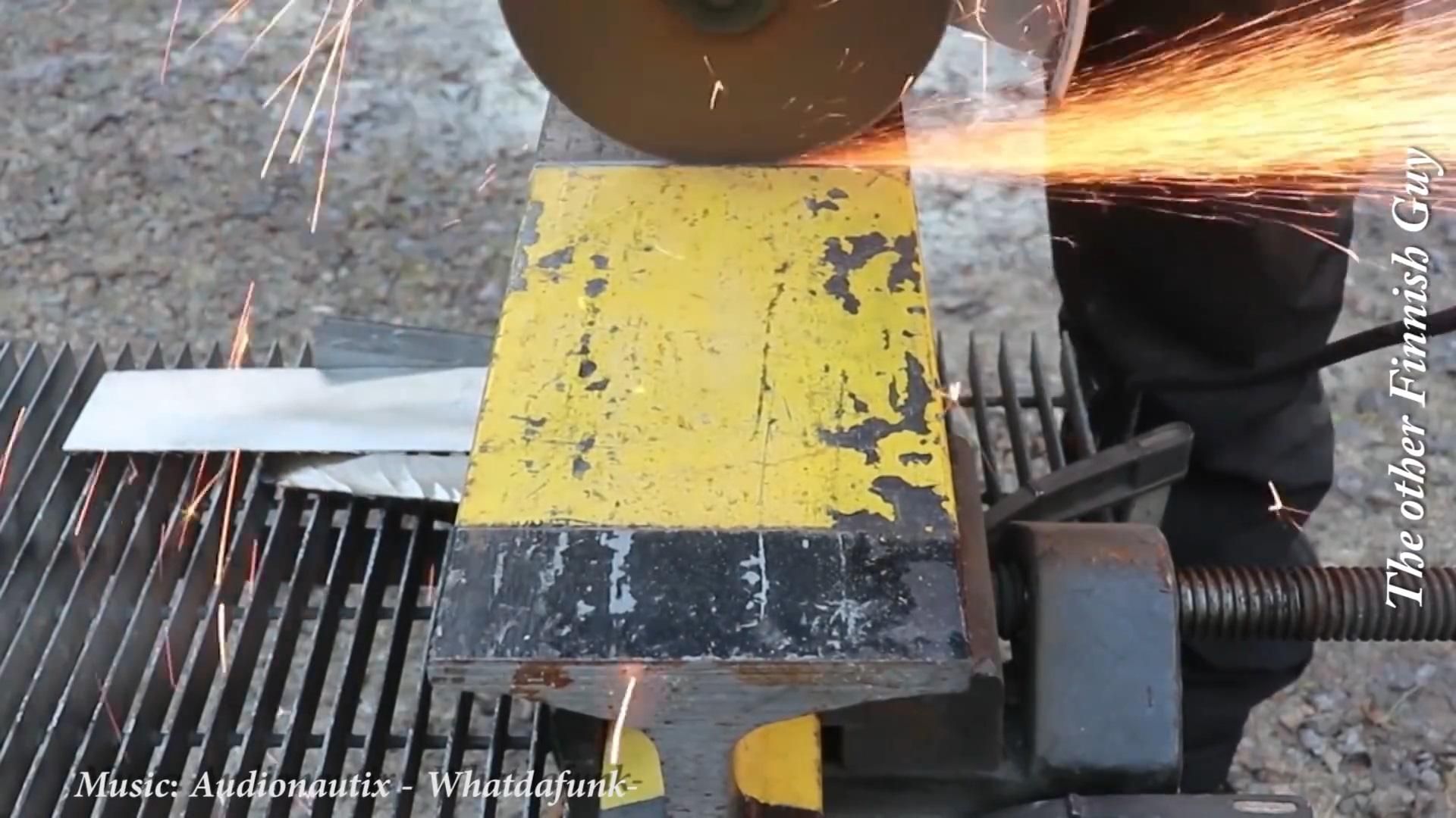Making Aso / Railroad Track Anvil Using Angle Grinders. : 10 Steps ...