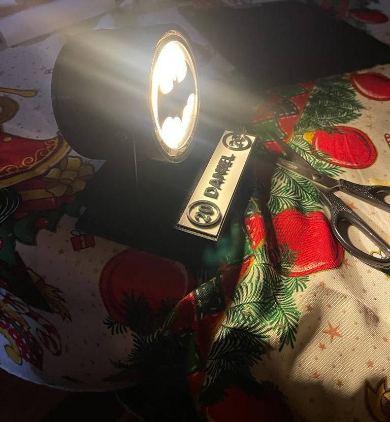 DIY Batsignal With 3D Printed Parts As a Gift : 7 Steps - Instructables