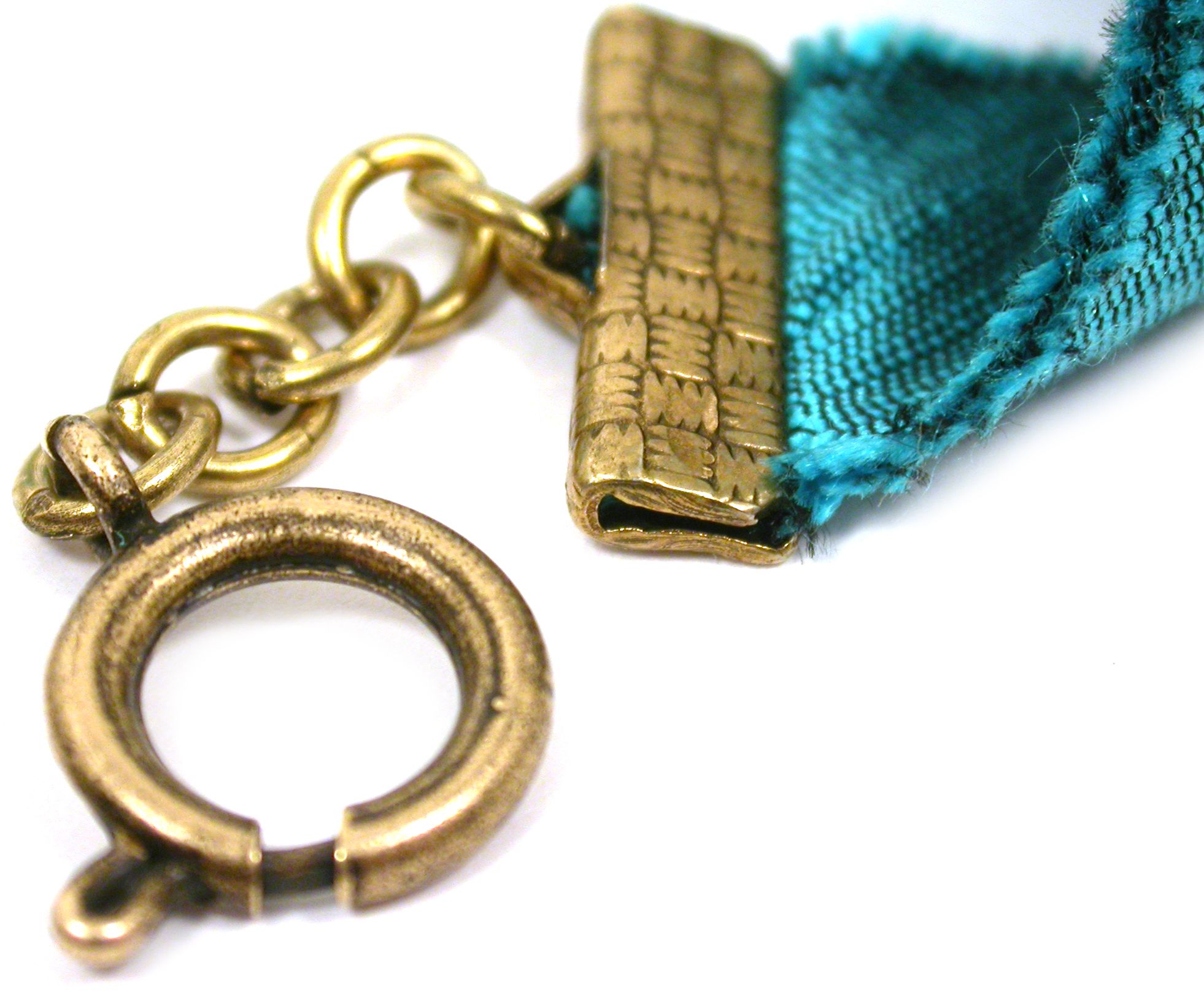 Frayed Ribbon Necklace : 5 Steps - Instructables
