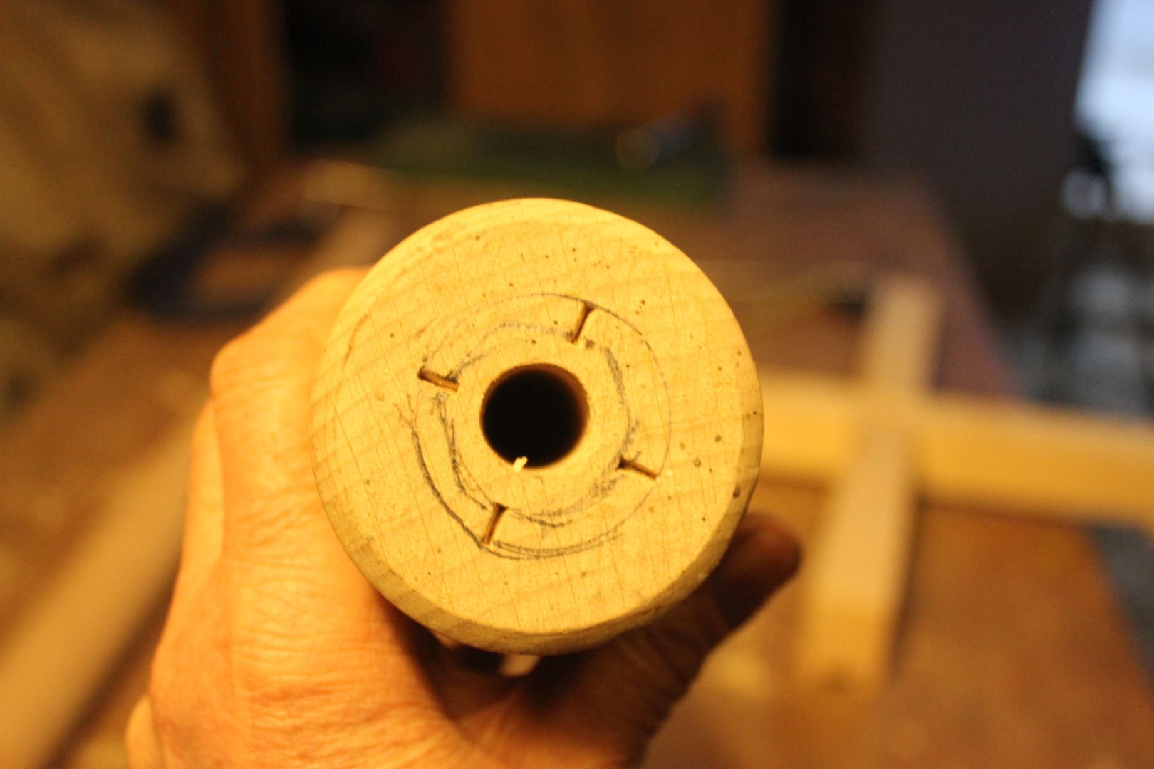 How to Make a Low Cost Adjustable Pallet Wood Dress Form or Display ...