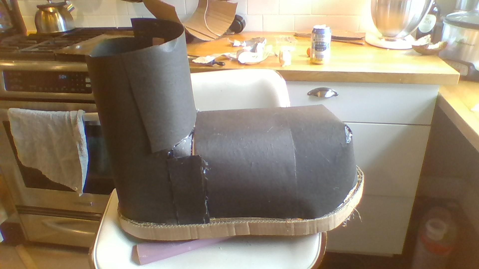 Cardboard Boots(big.) : 9 Steps - Instructables