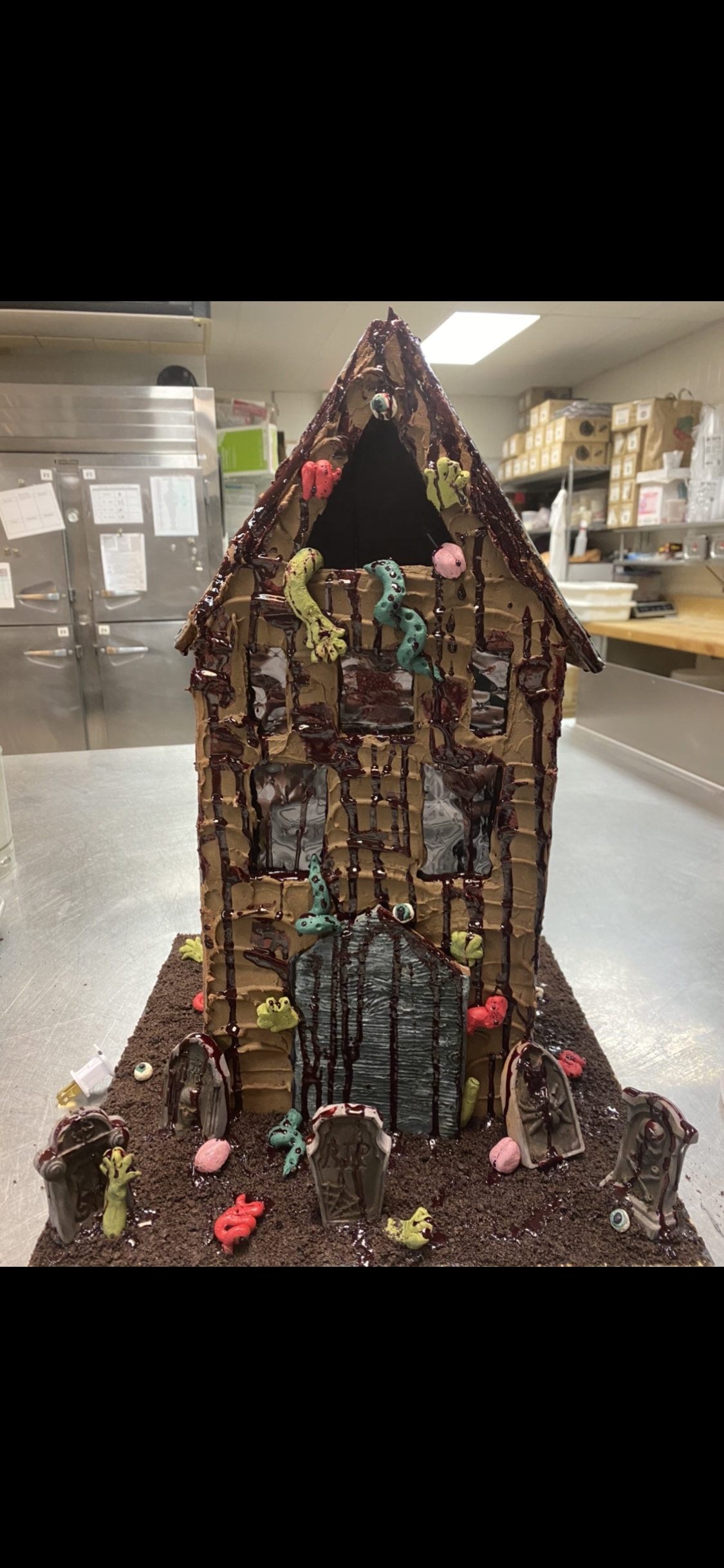 Haunted Gingerbread Display : 9 Steps (with Pictures) - Instructables