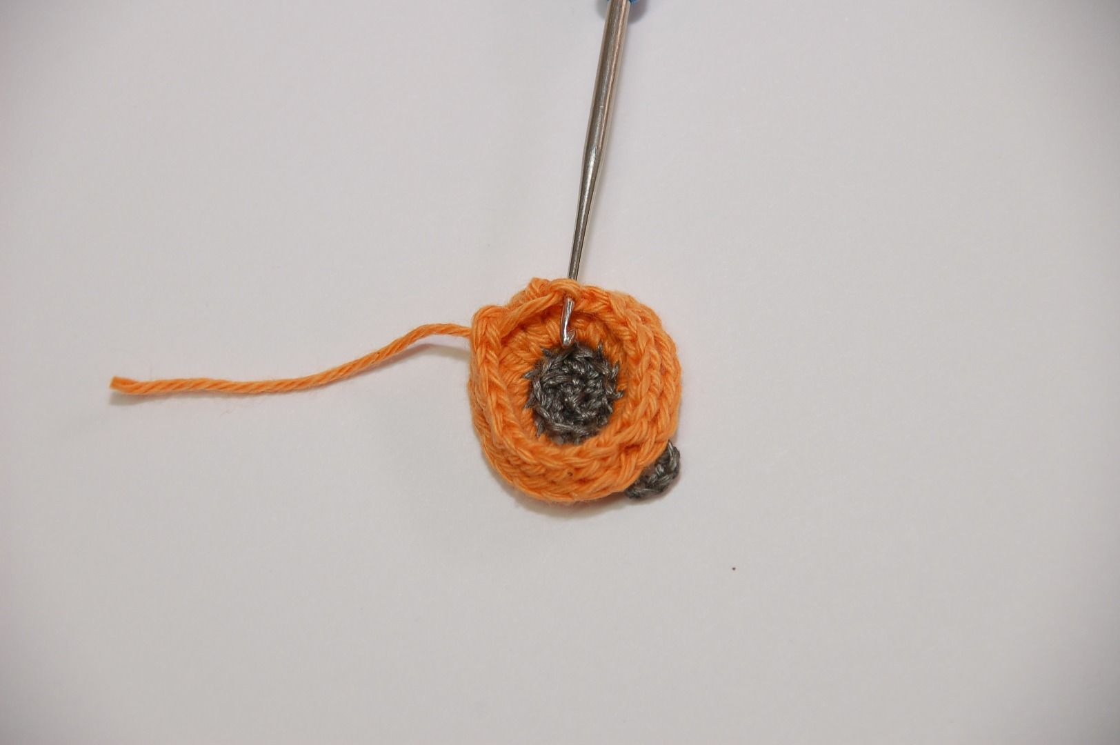 Crochet Battery Holder : 5 Steps - Instructables