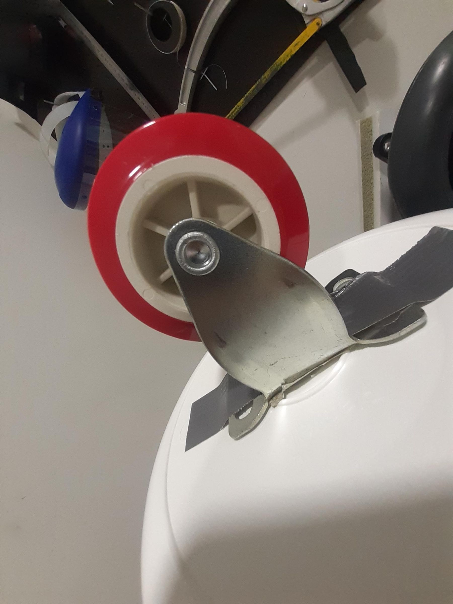 Homemade Real Size Astromech Droid : 5 Steps (with Pictures ...