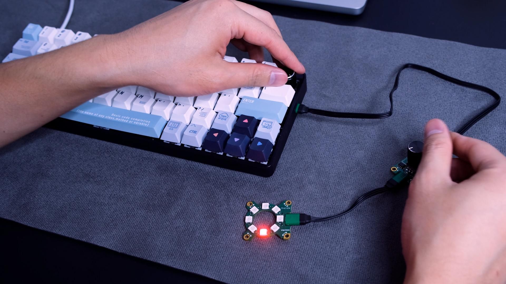 AgileWhisker Keyboard - a Fully Programmable, Expandable, Open-source Keyboard Designed for ...