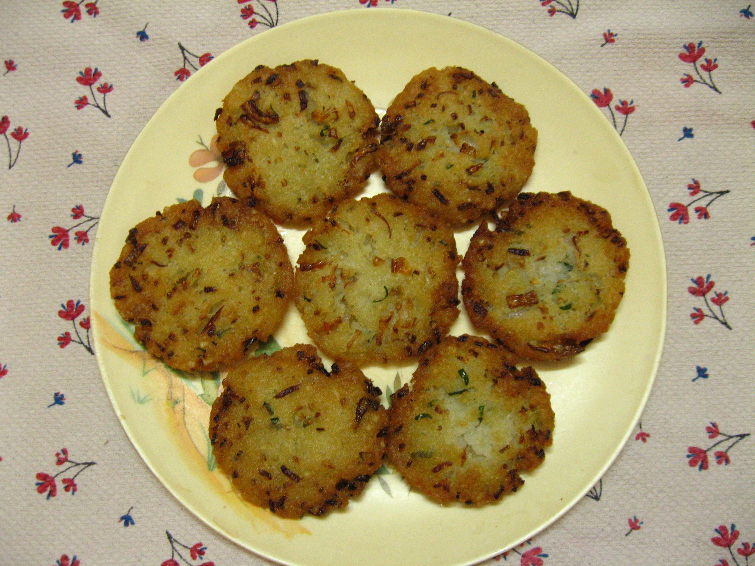 Deep Fried Rice Flake Fritters As Evening Snack : 7 Steps (with ...