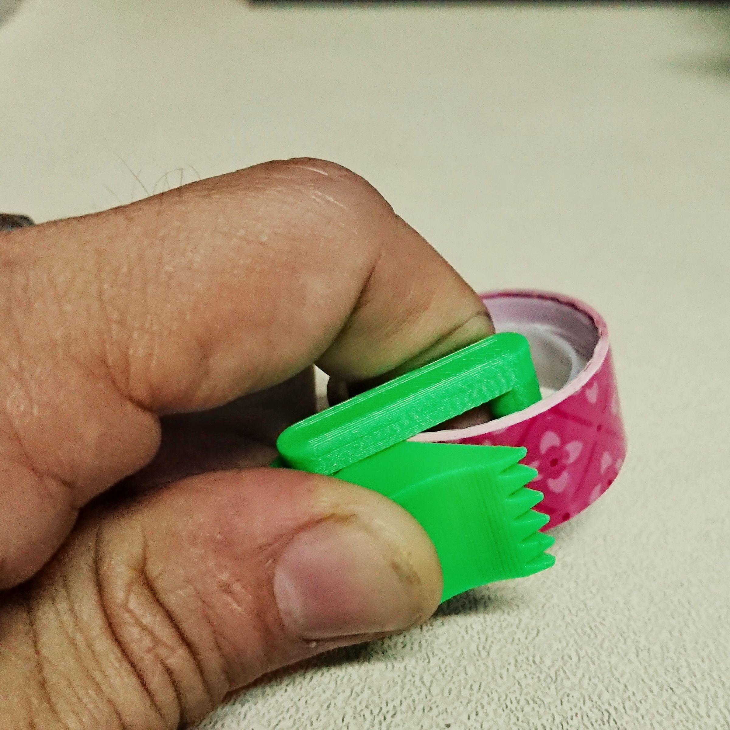 Mini Tape Dispenser : 3 Steps - Instructables