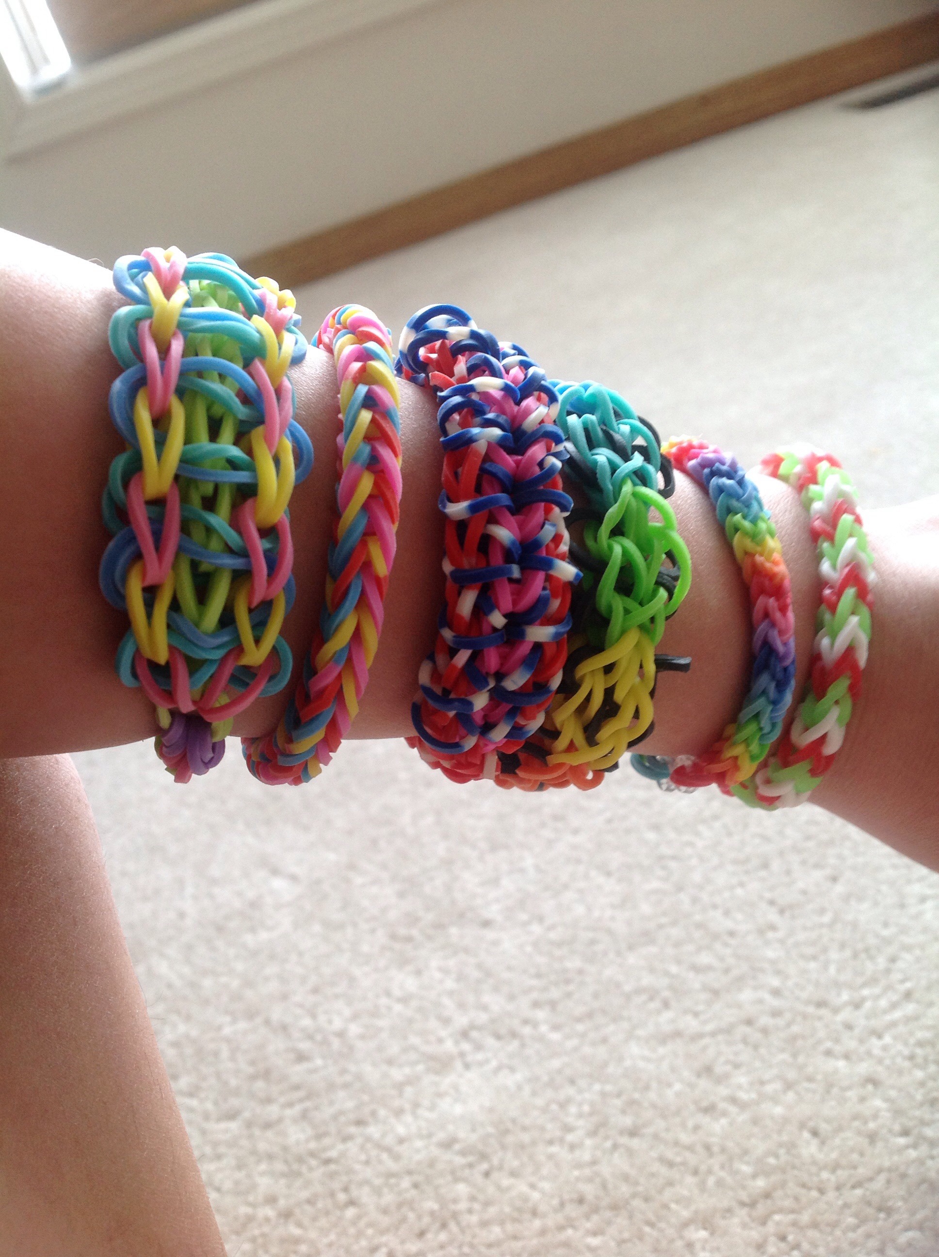 Rainbow Loom Triple Single : 7 Steps (with Pictures) - Instructables