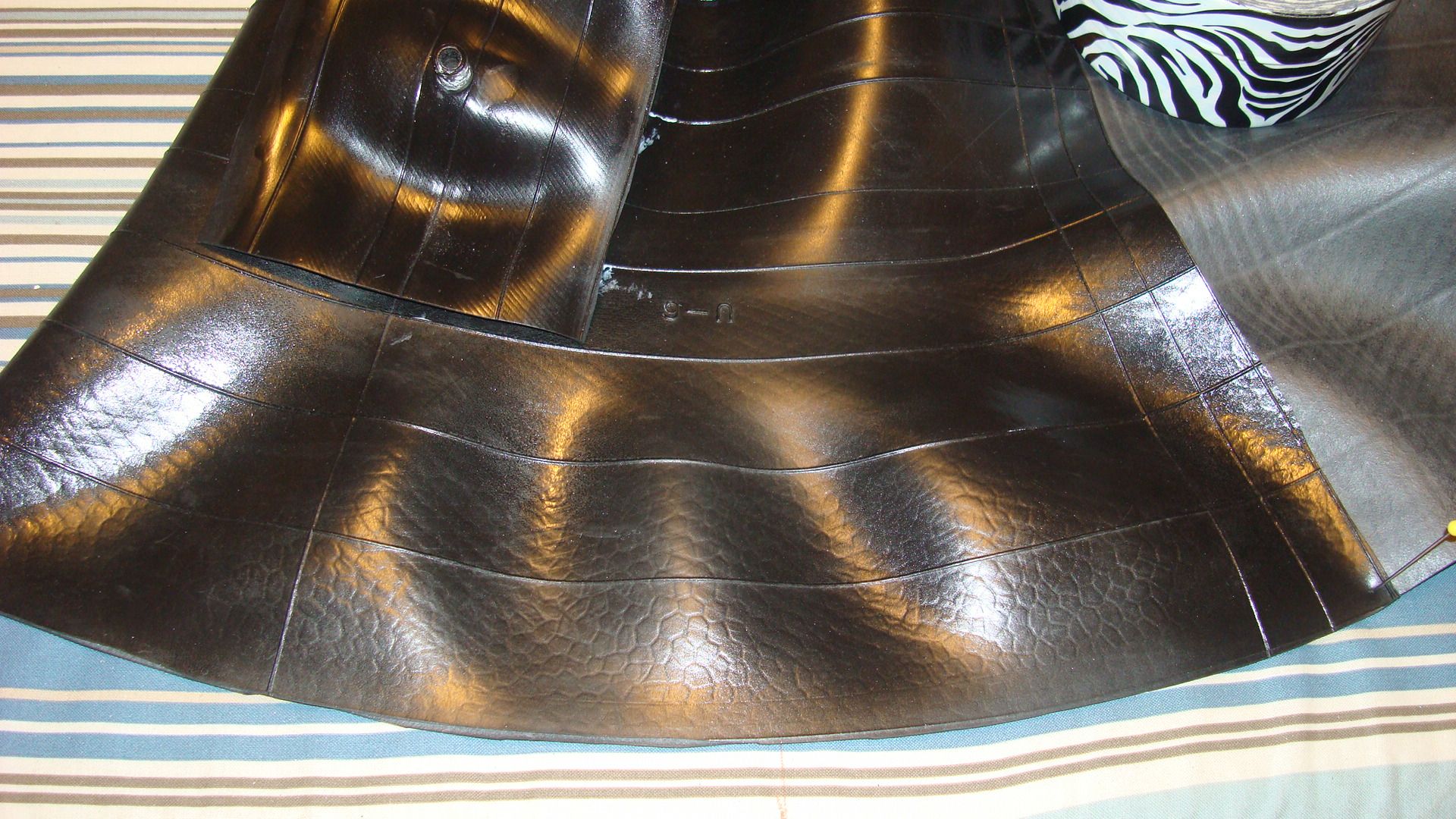 STYLISH INNER TUBE PURSE : 18 Steps (with Pictures) - Instructables