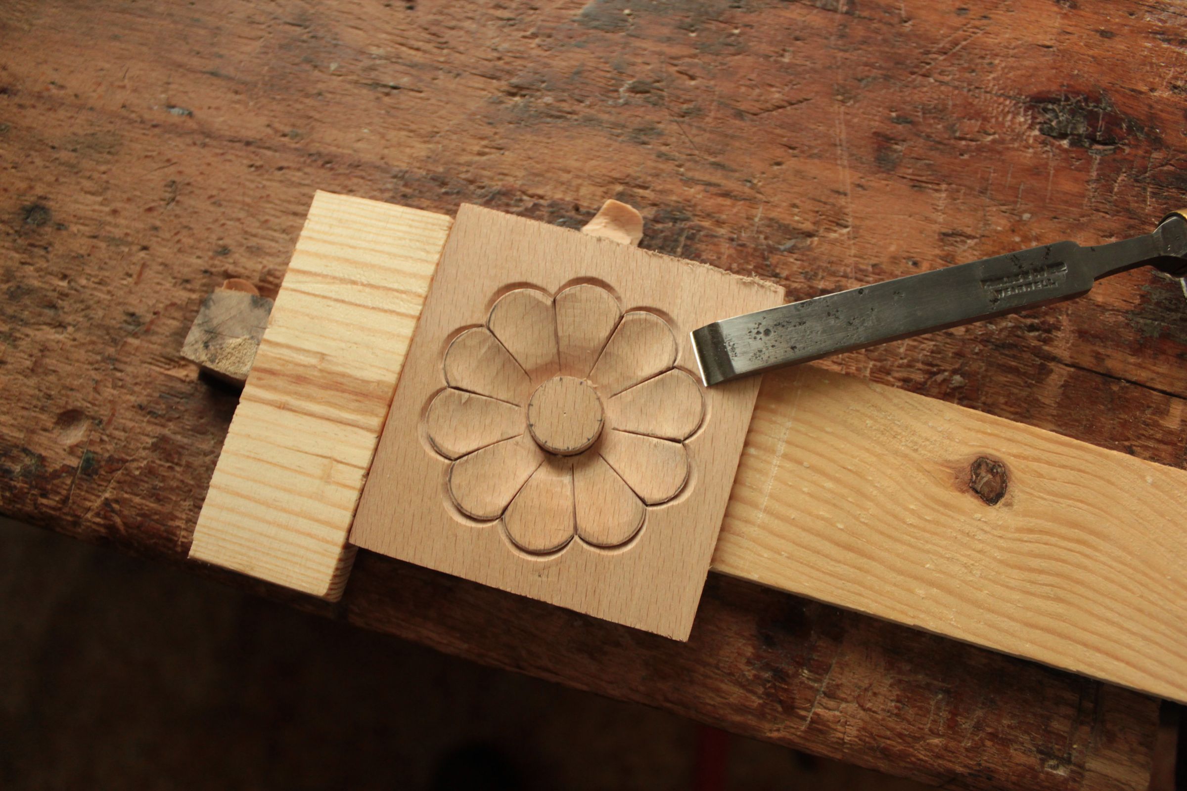Simple Wood Carving - Flower (rosette) : 5 Steps (with Pictures ...