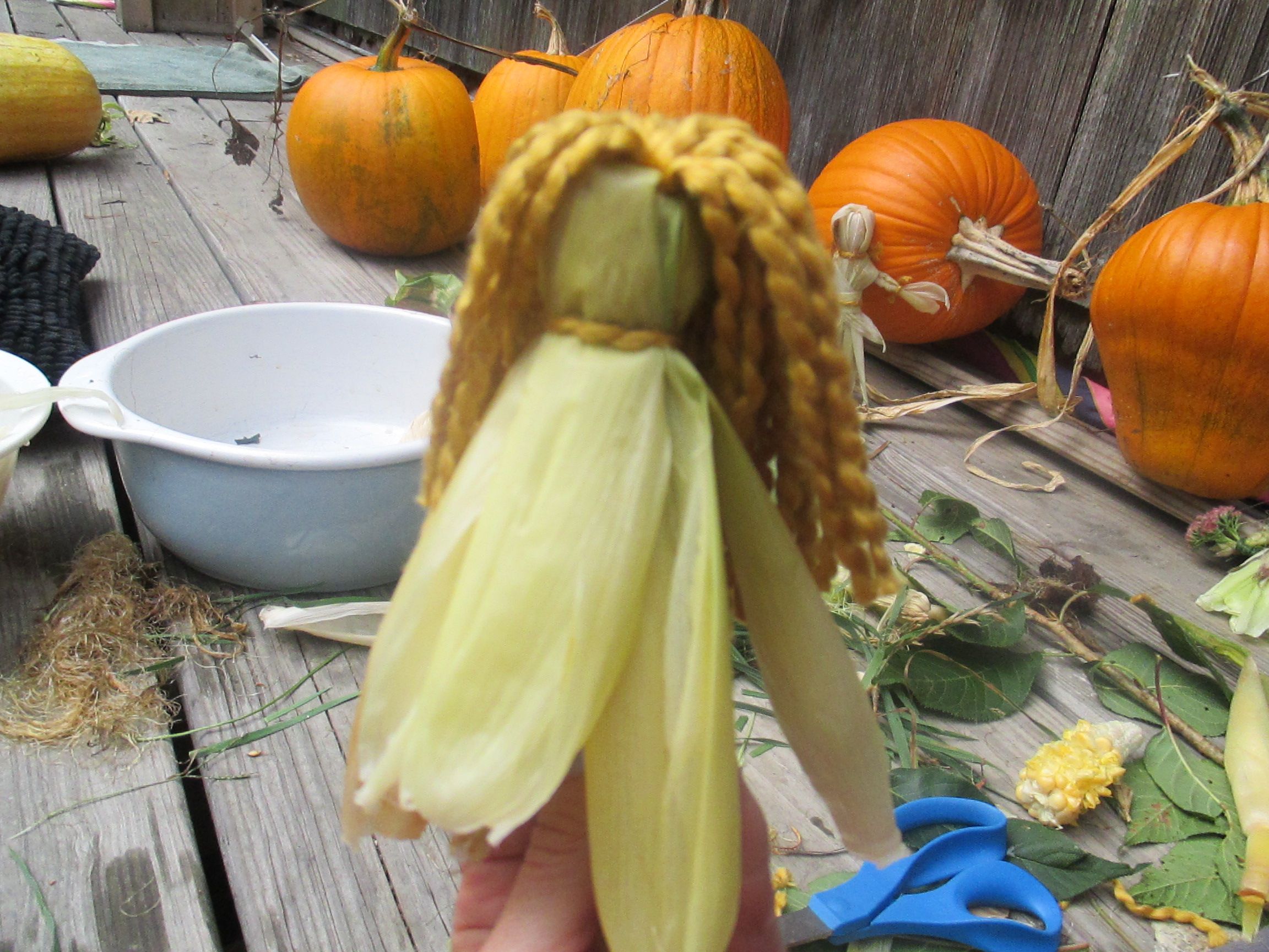 Let's Make Corn Husk Dolls! ~ Thanksgiving Craft : 10 Steps (with ...