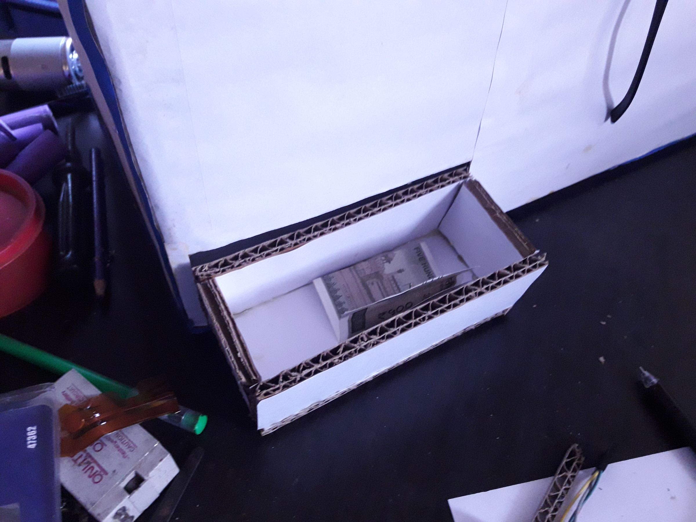 How to Build an Organizer With a Secret Compartment Under 1 Dollar : 5 ...