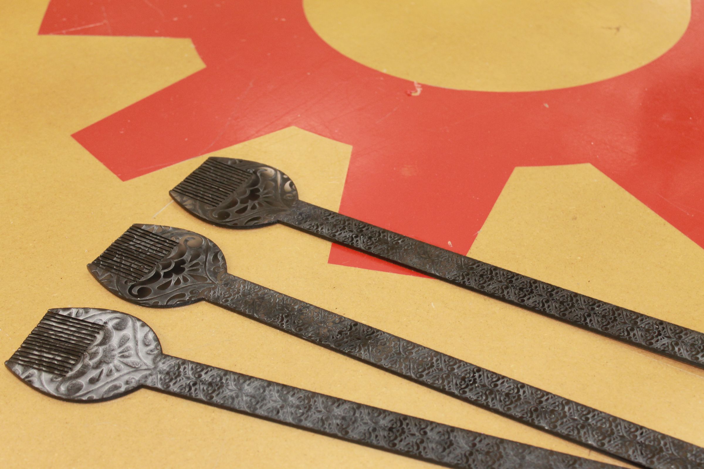 Custom Acrylic Back Scratcher : 3 Steps - Instructables