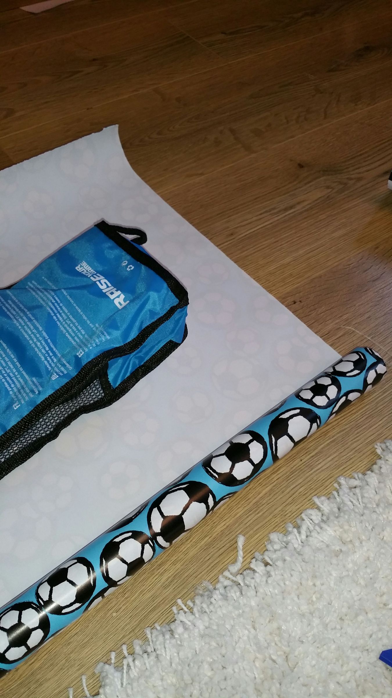 Easy Cut Wrapping Paper : 4 Steps - Instructables