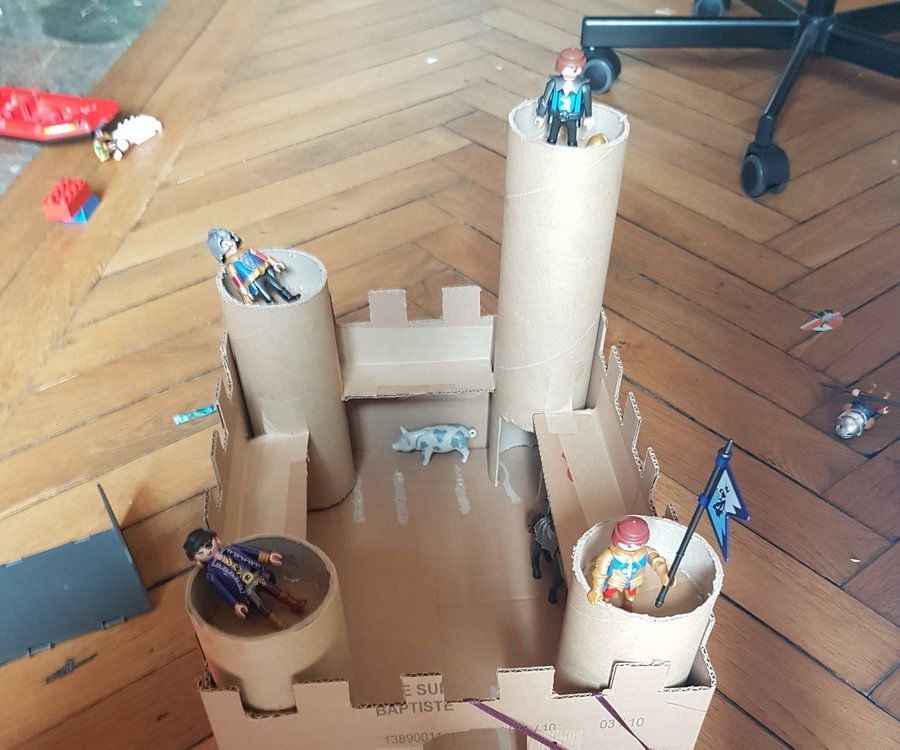 Quick-n-Easy Cardboard Castle for Kids : 4 Steps - Instructables