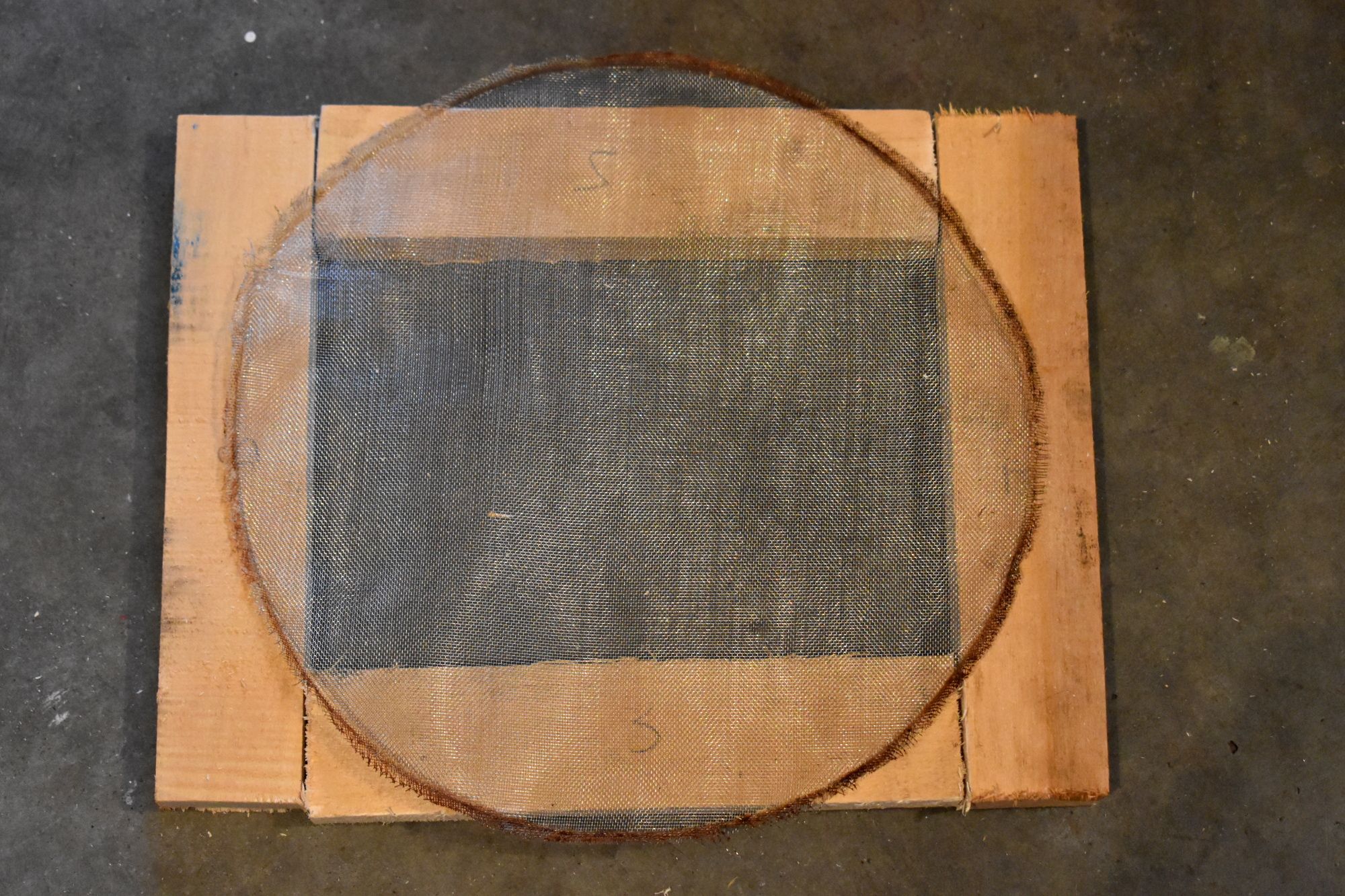 Paper Mould and Deckle : 4 Steps (with Pictures) - Instructables