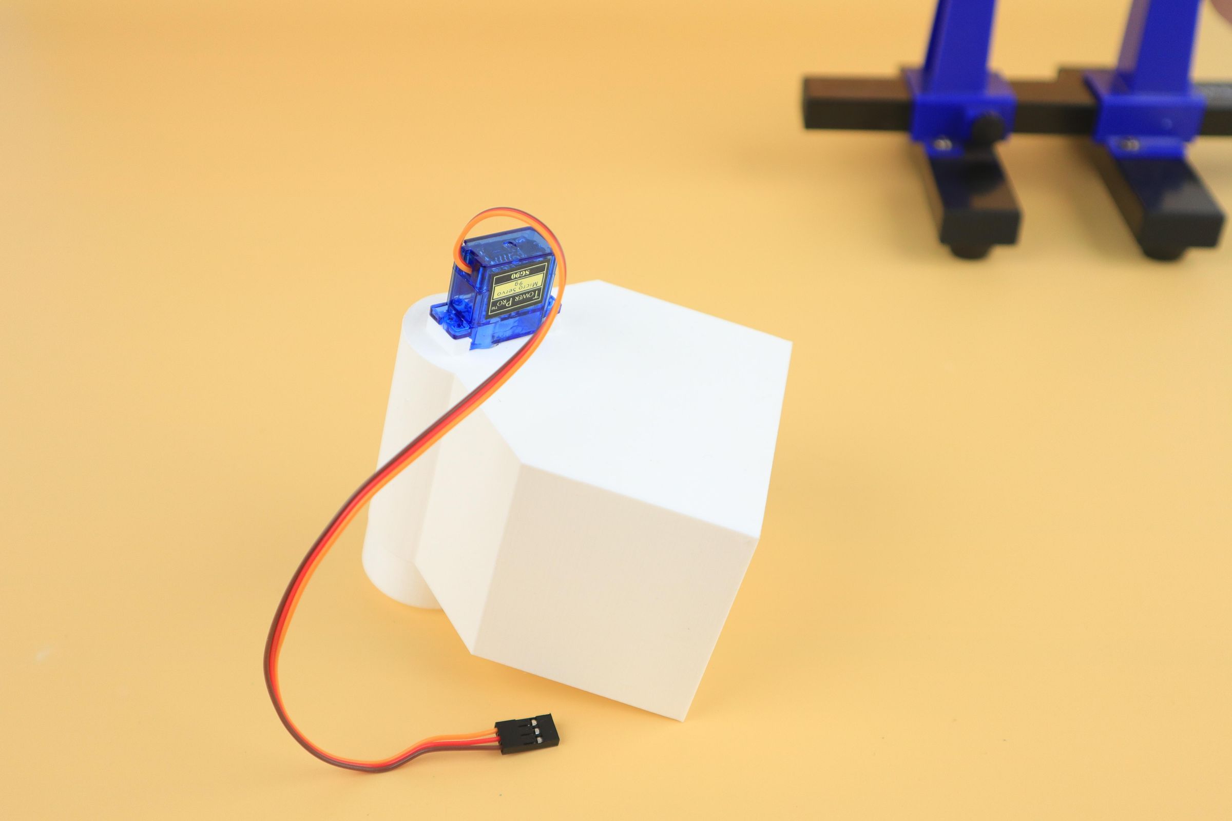 Smart Chicken Feeder : 9 Steps - Instructables