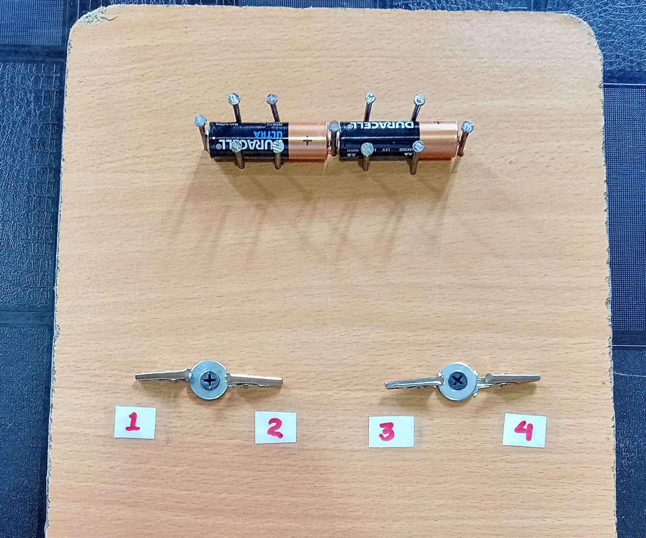 DIY CIRCUIT WORKBENCH : 7 Steps - Instructables