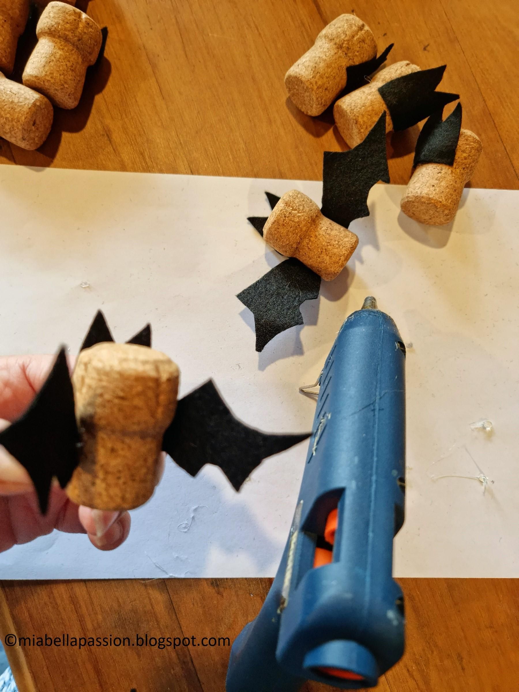 Halloween Cork Bats : 7 Steps (with Pictures) - Instructables