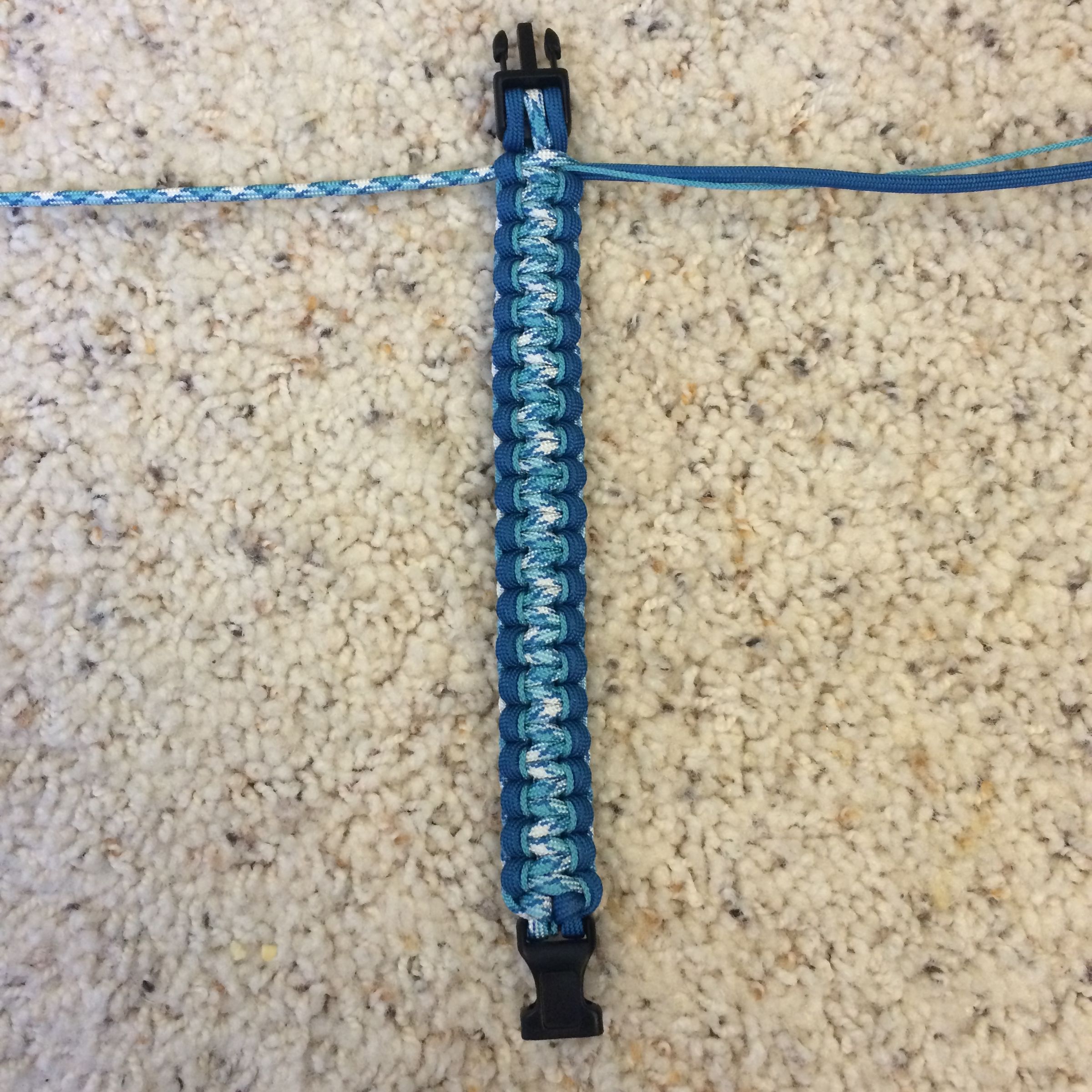 Paracord Bracelet Instructions : 6 Steps - Instructables
