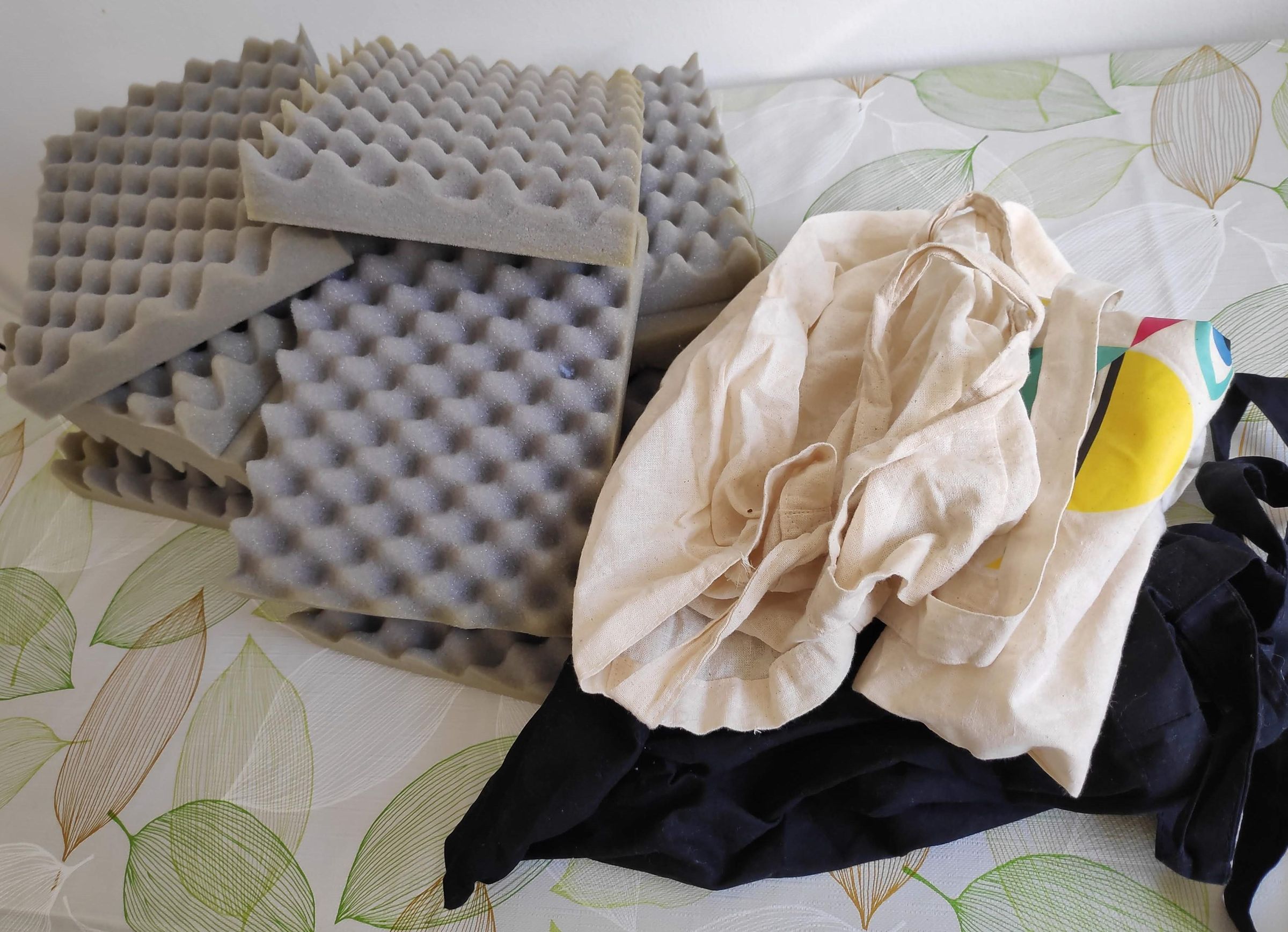 Chair Cushion Using Sponges From Packaging Boxes : 4 Steps - Instructables