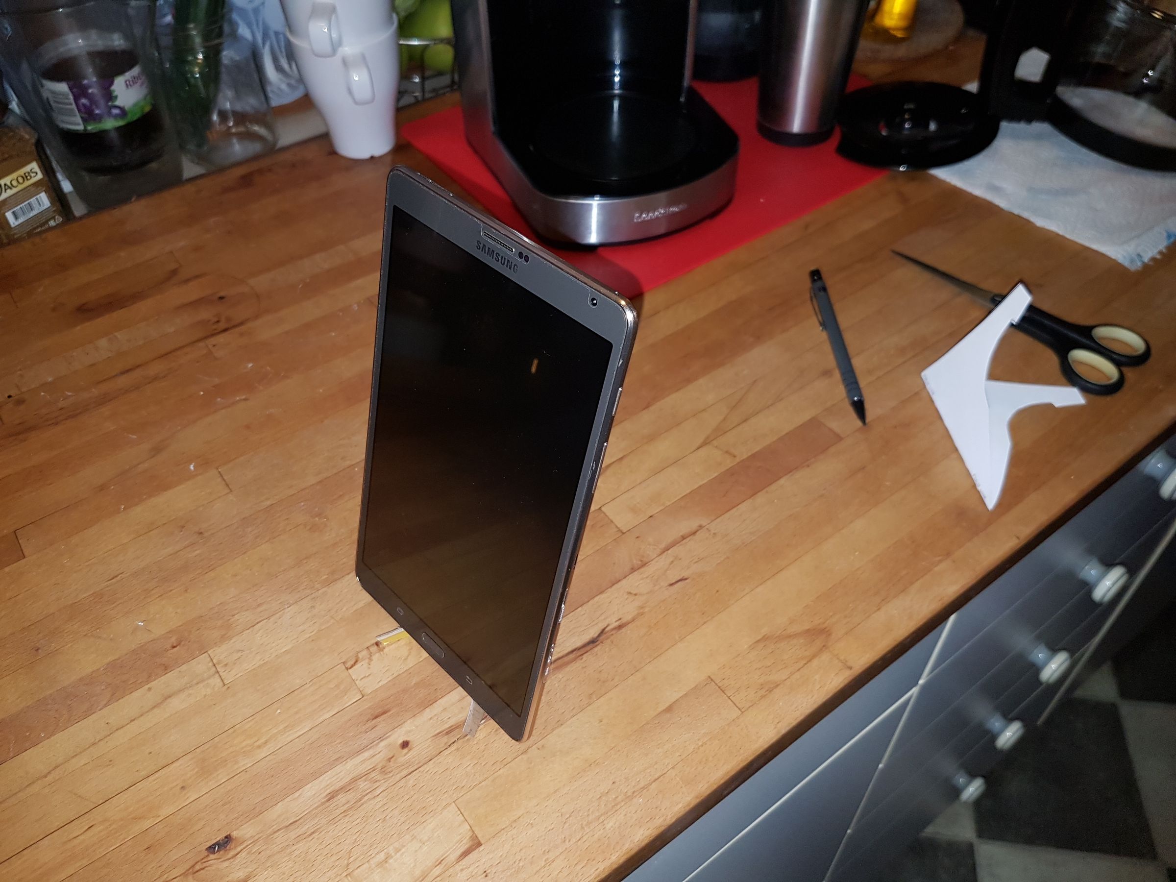 Free and Sturdy Cardboard Tablet Stand (with Pictures) - Instructables