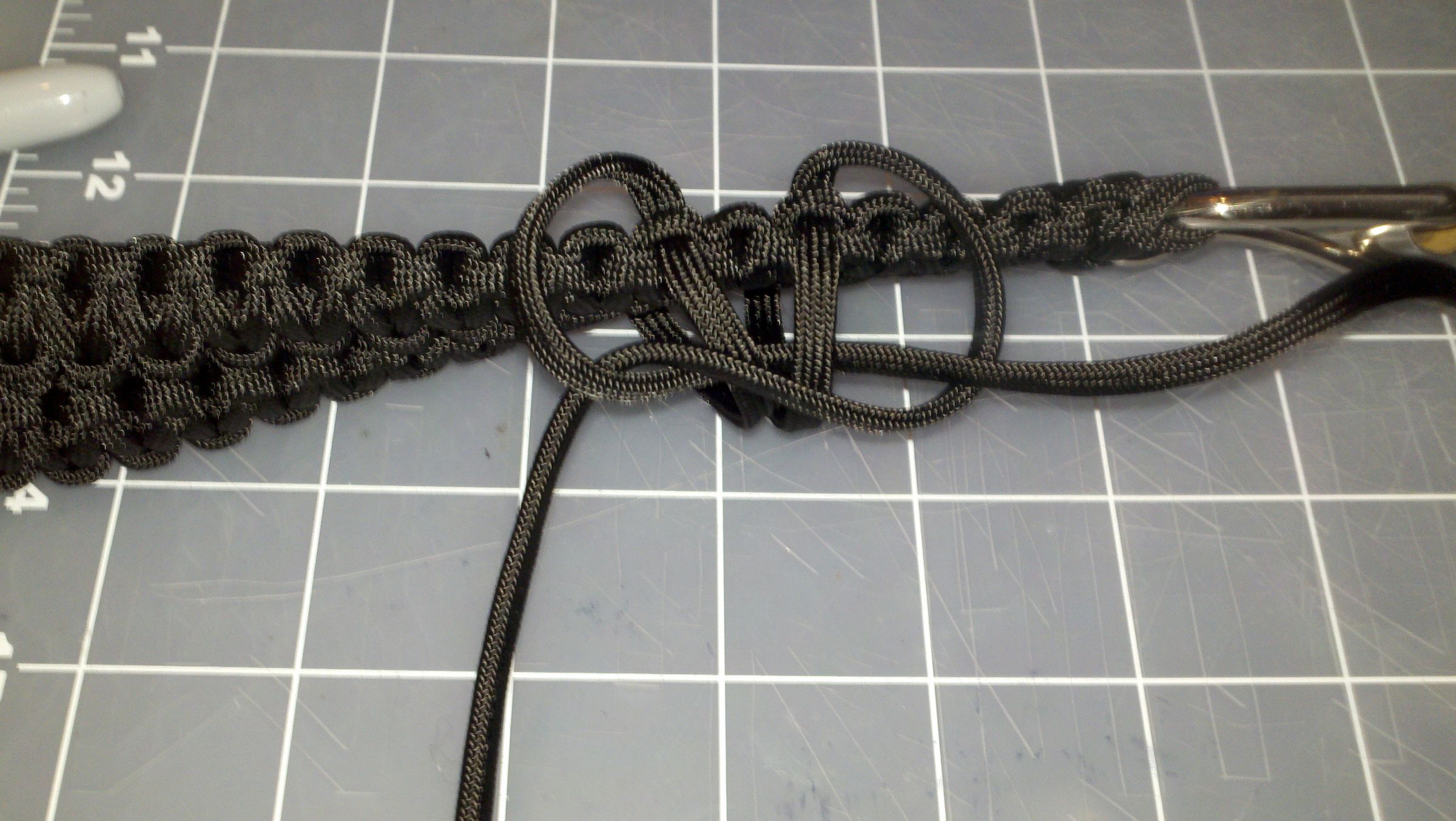 Double Cobra Knot Paracord Belt : 8 Steps (with Pictures) - Instructables