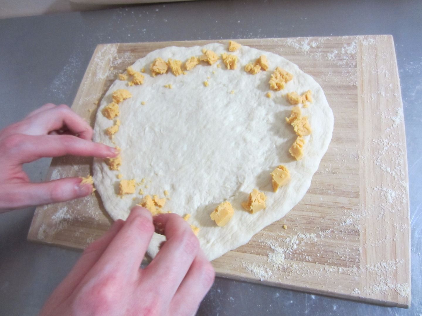 Stuffed Crust Vegan Pizza : 7 Steps (with Pictures) - Instructables