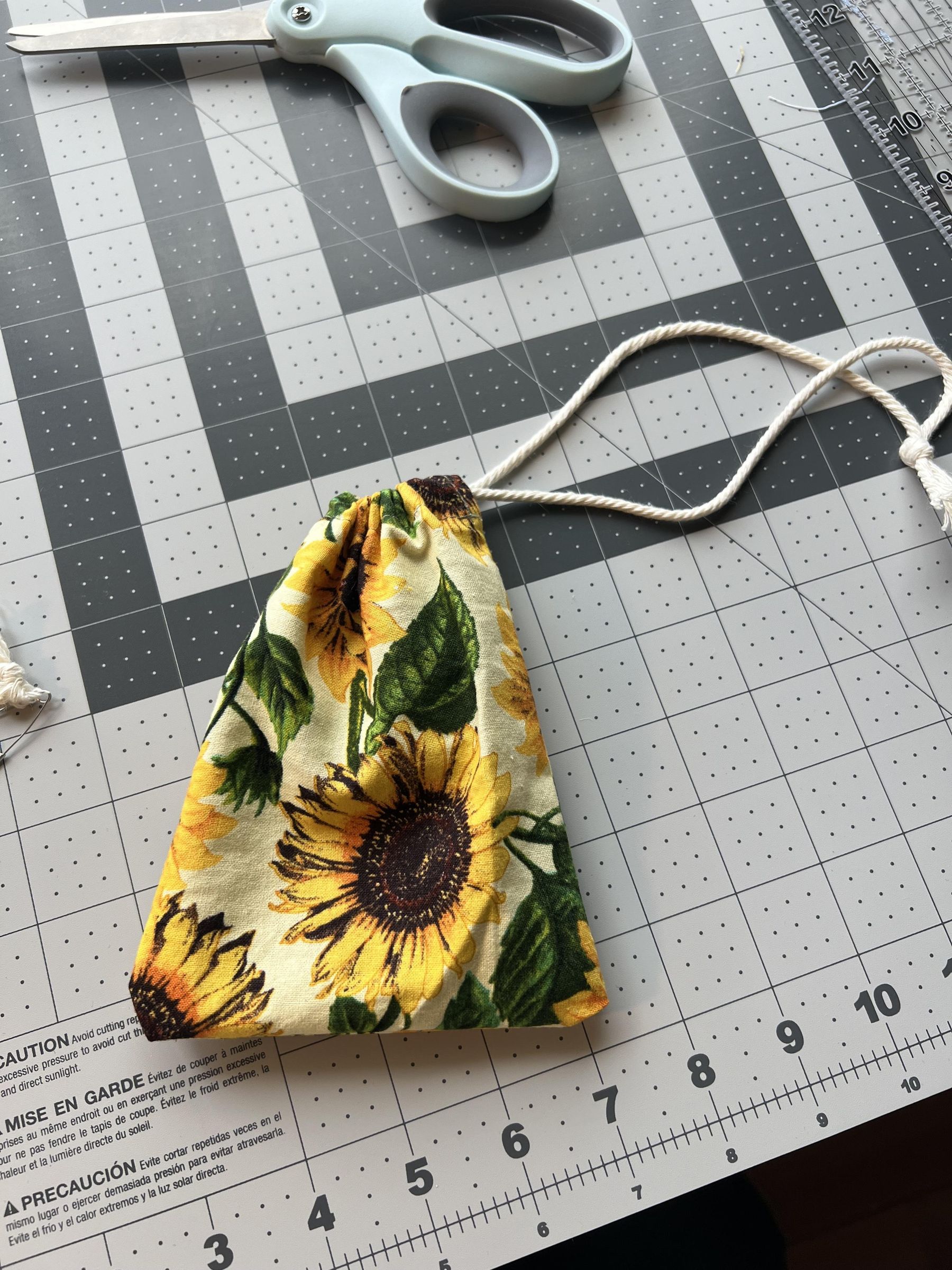Quick Drawstring Bag : 12 Steps (with Pictures) - Instructables