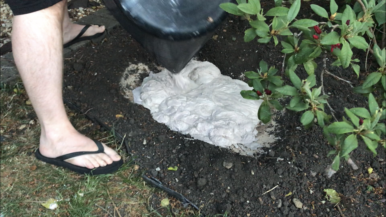 HUGE Homemade Dinosaur Excavation Dig : 5 Steps - Instructables