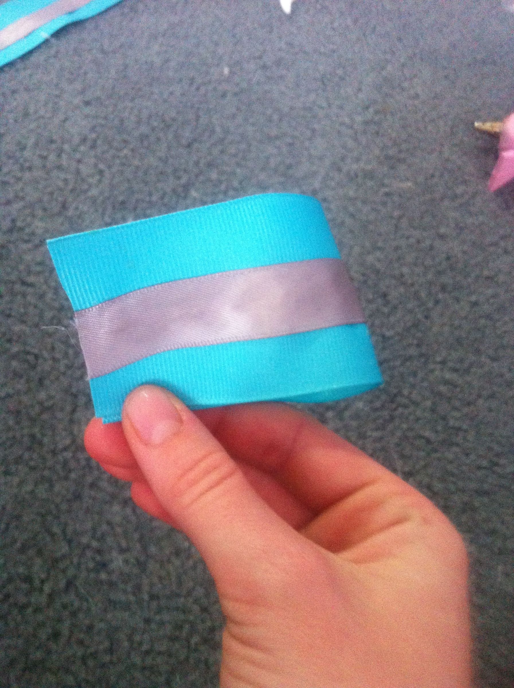 How to Make a Cheer Bow : 5 Steps - Instructables