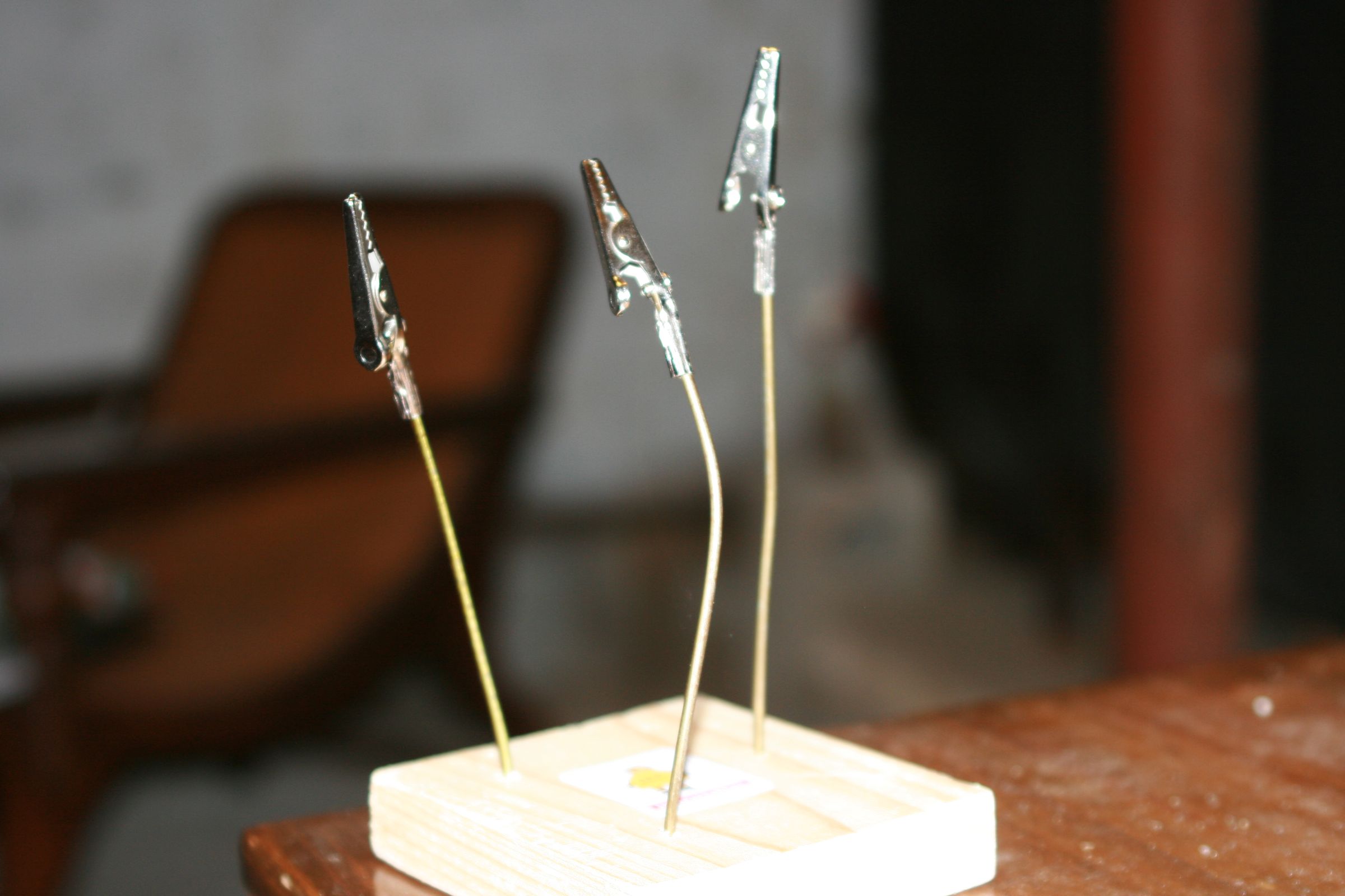 Coat Hanger Helping Hands : 6 Steps - Instructables