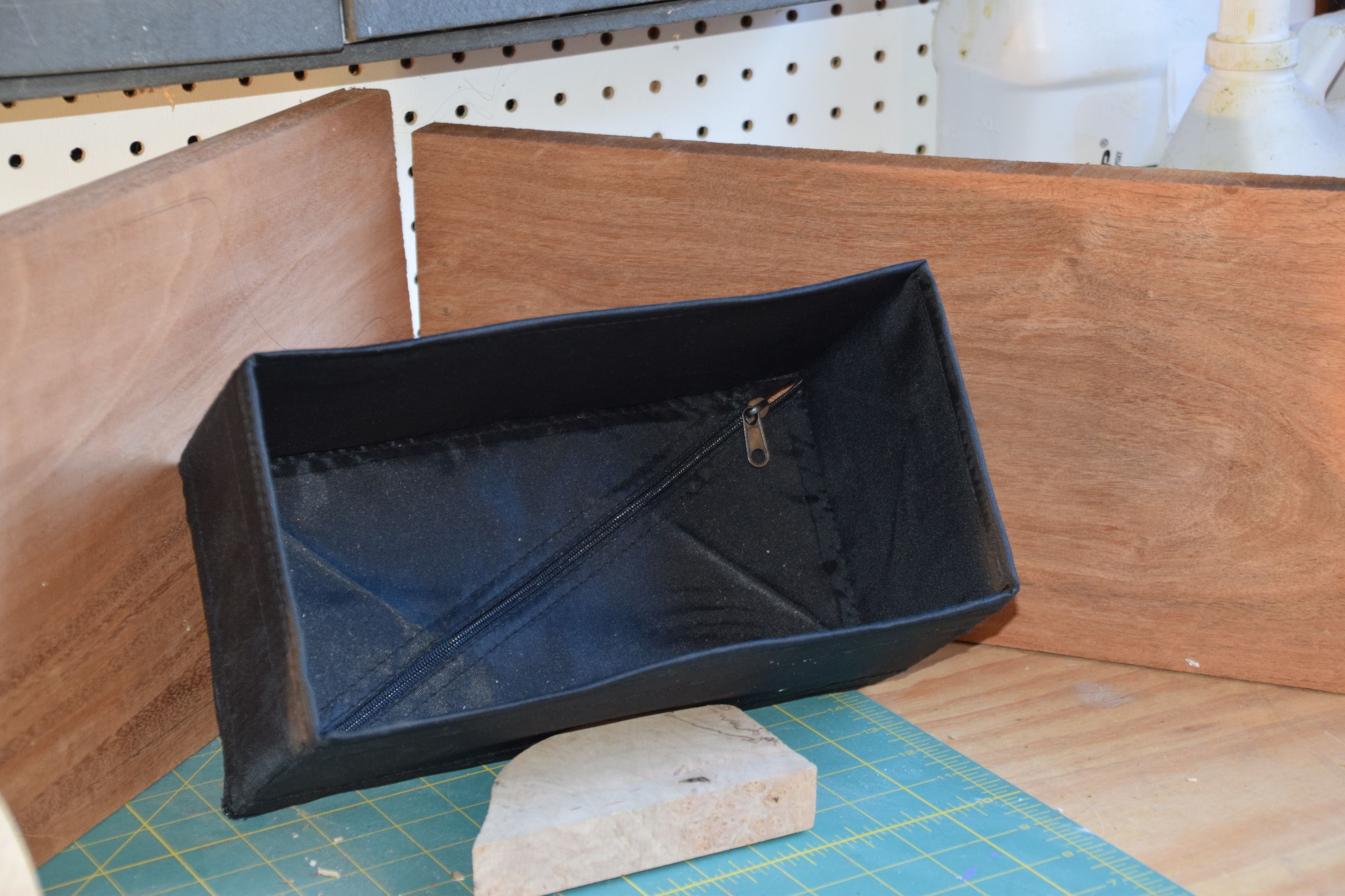 DIY Collapsible Zipper Box : 4 Steps - Instructables