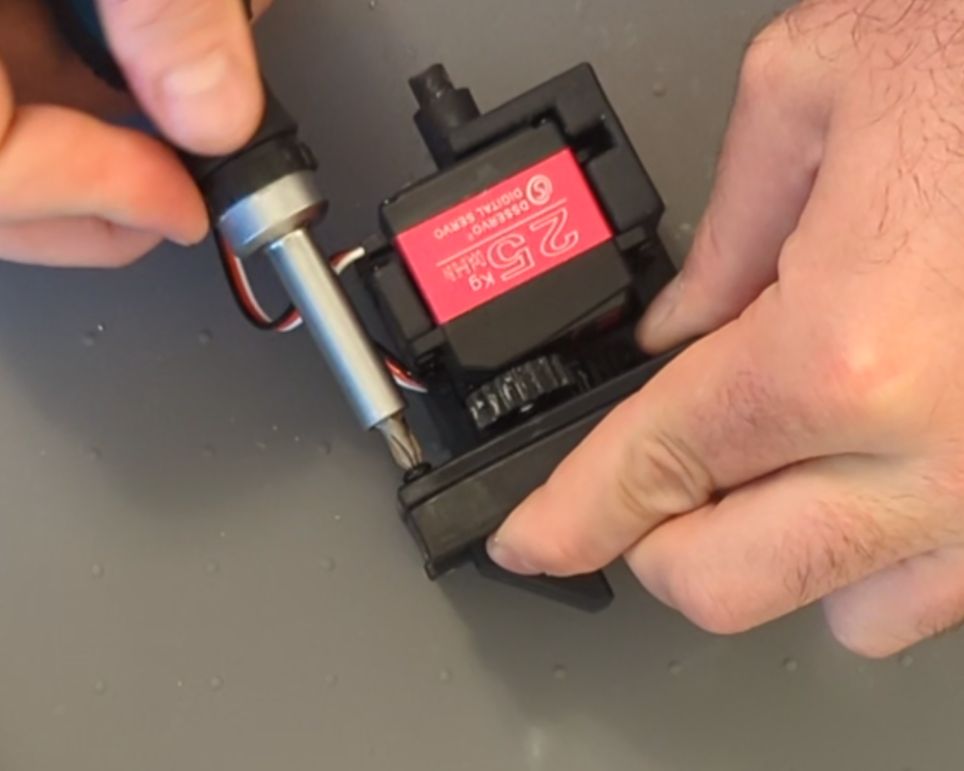 SimpleGripper - Open-source 2DOF Parallel Gripper : 6 Steps (with ...