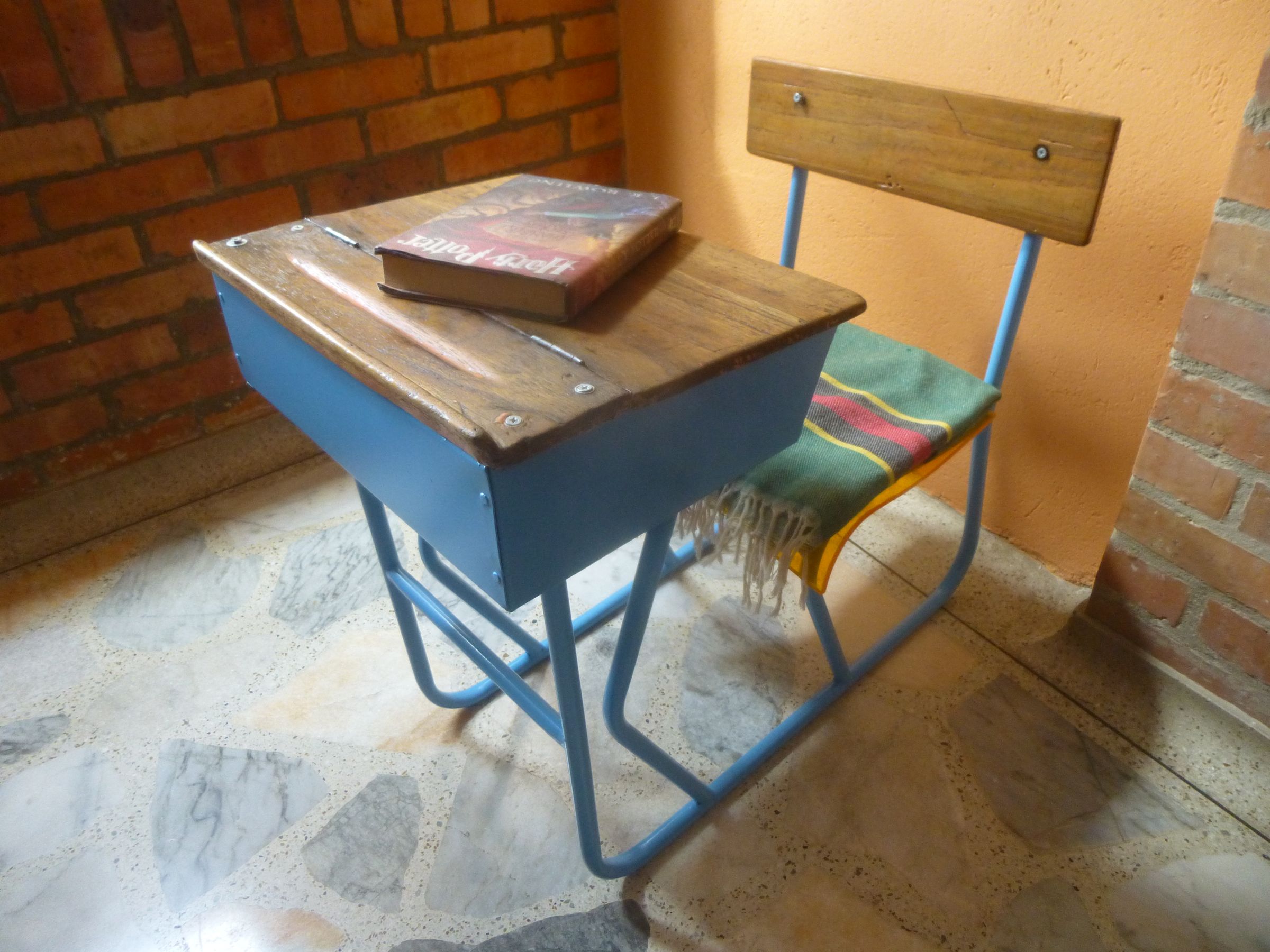 Ye Old Student Desk : 5 Steps (with Pictures) - Instructables