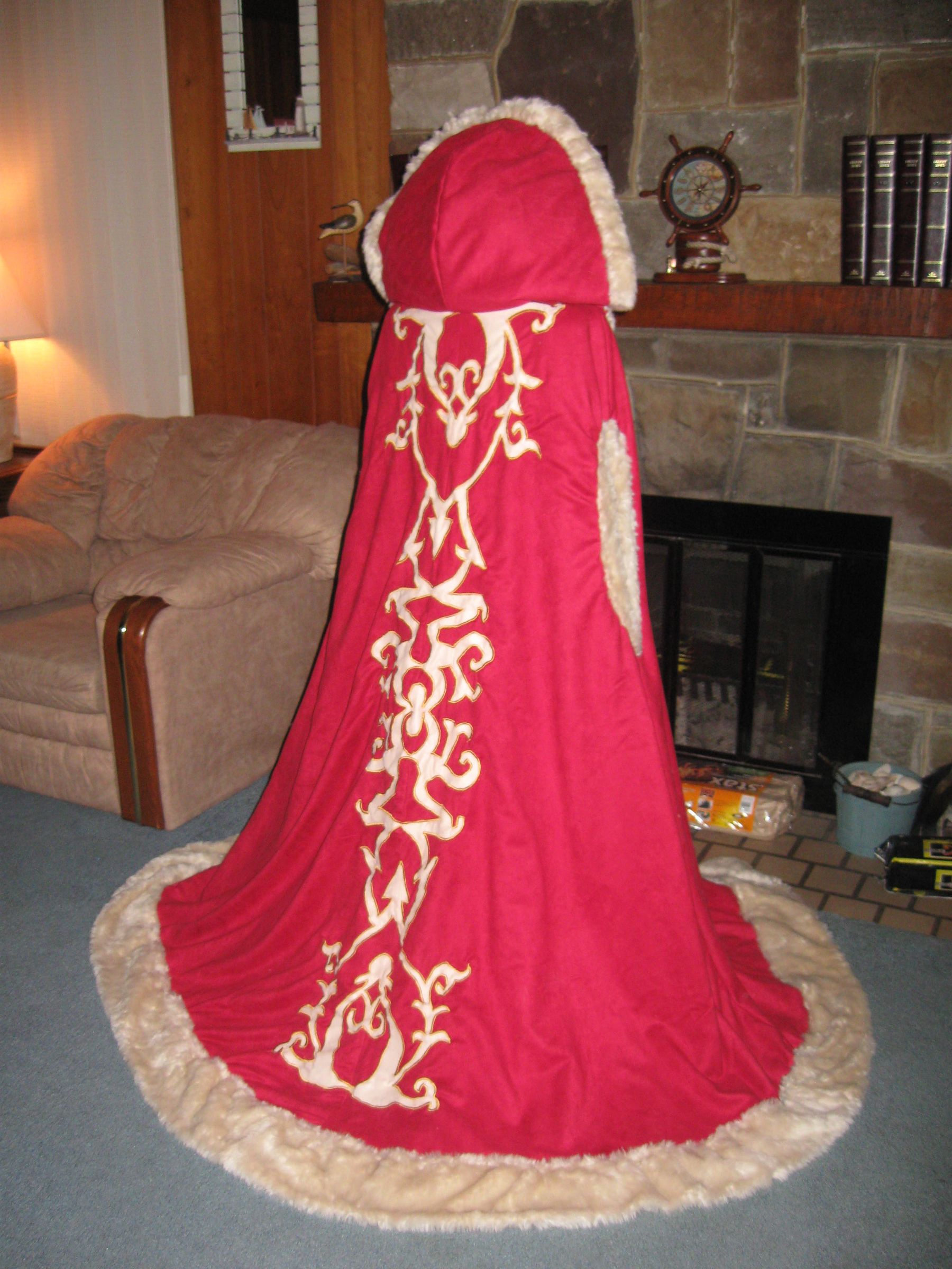 Fur and Suede Winter Cloak : 18 Steps (with Pictures) - Instructables