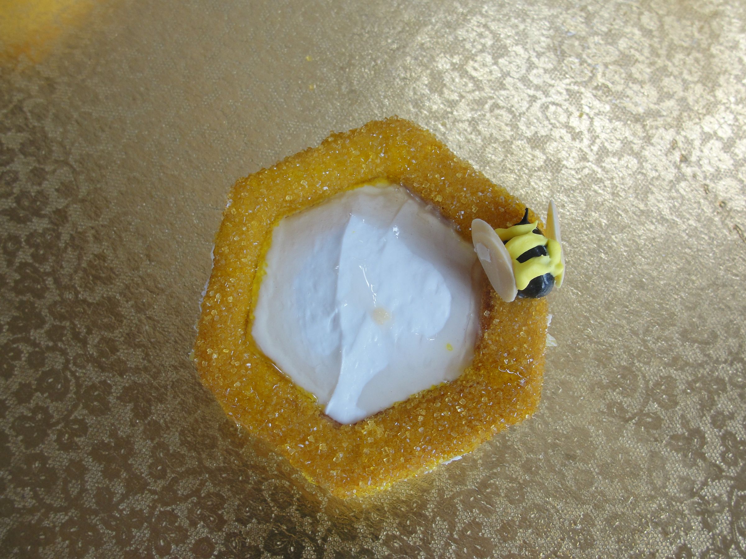 Bee-Happy Cupcakes : 5 Steps (with Pictures) - Instructables