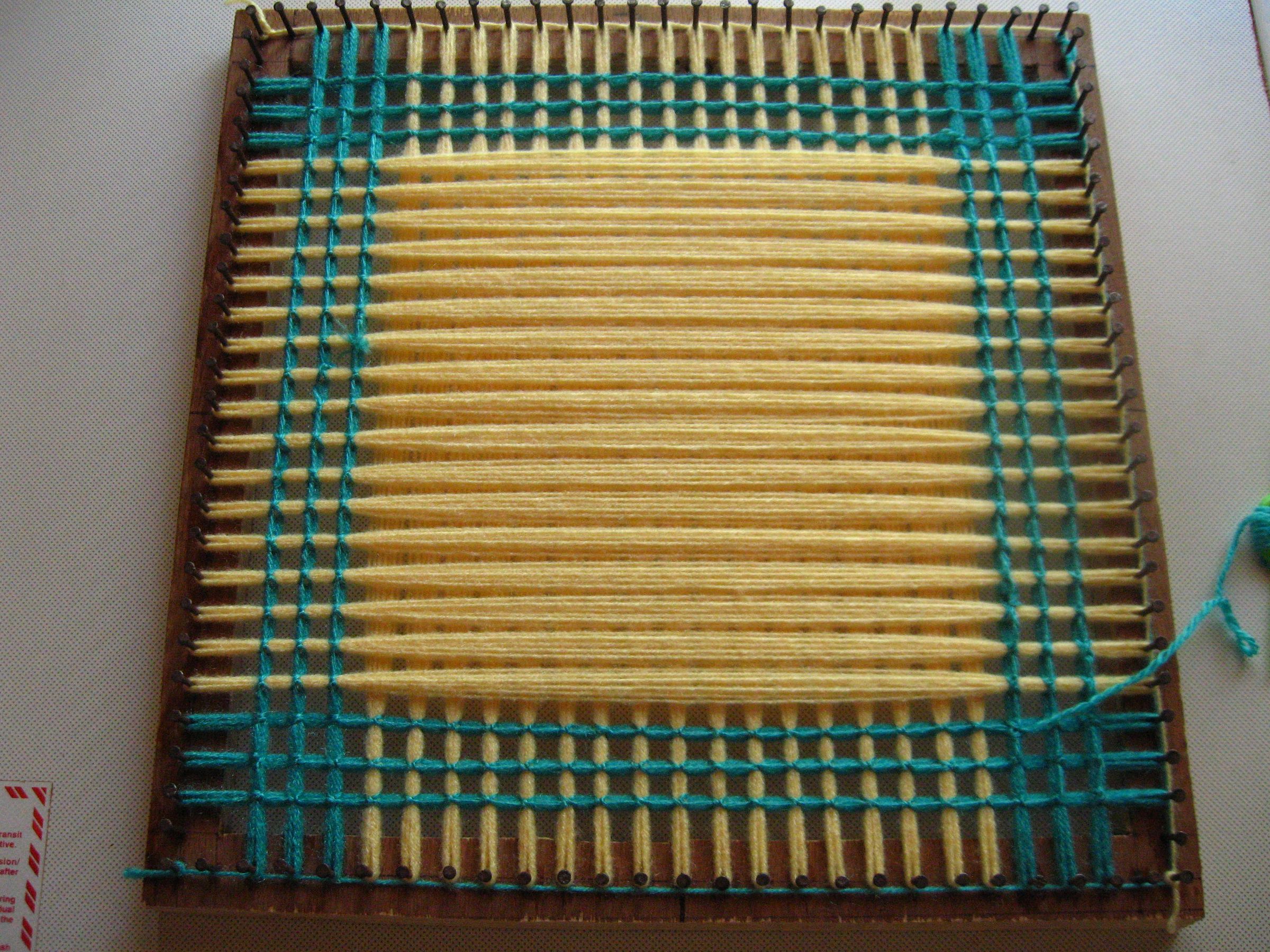 How to Weave a Criss-Cross Table Mat With Home-made Loom : 12 Steps ...
