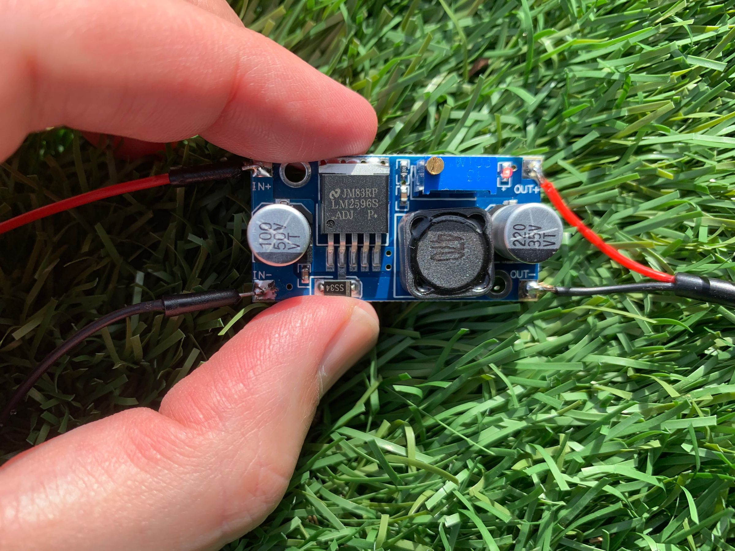 Standalone Solar-to-USB With Battery : 4 Steps - Instructables