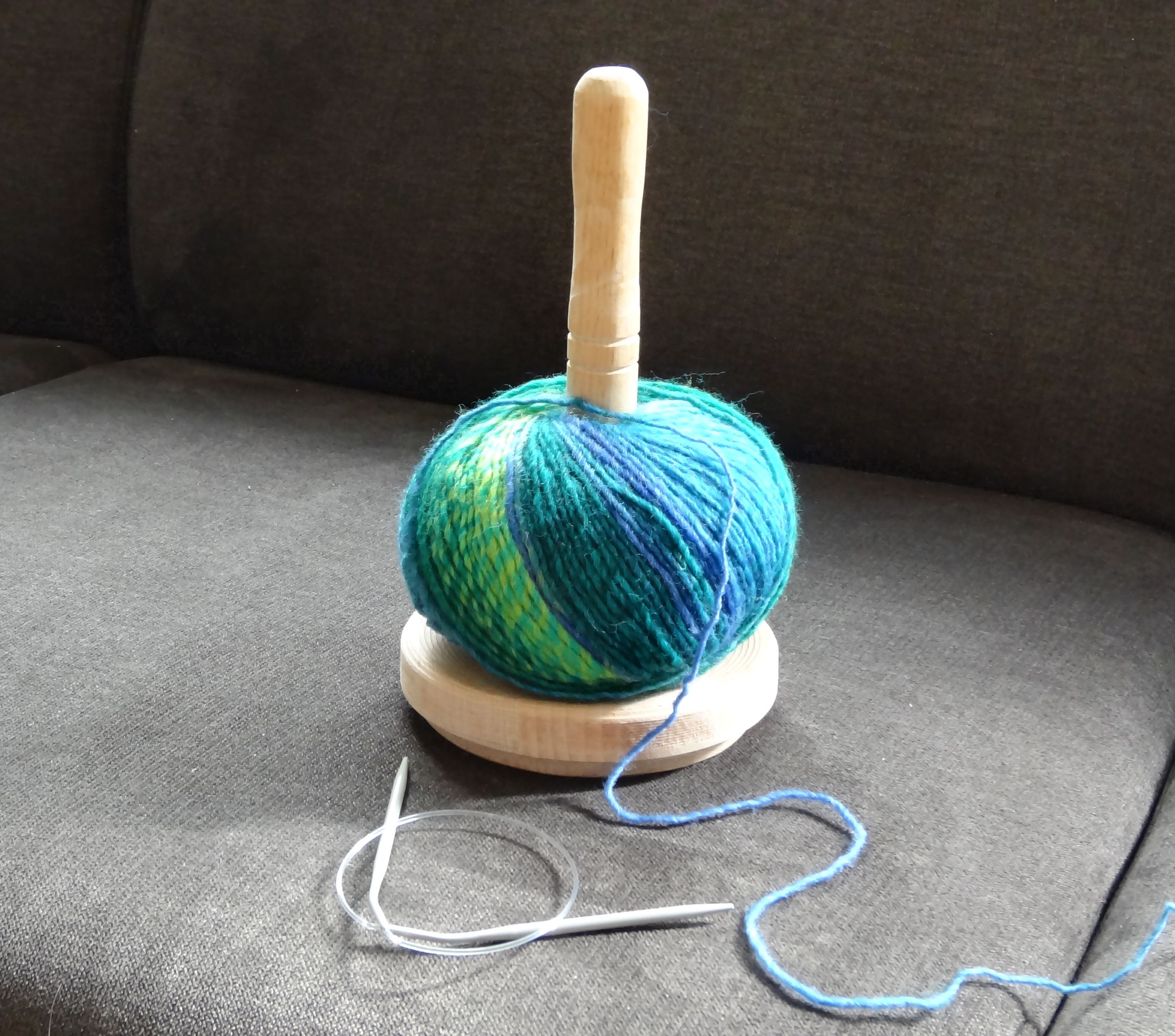 Knit Like a Pro: the Wool Dispenser : 4 Steps (with Pictures ...