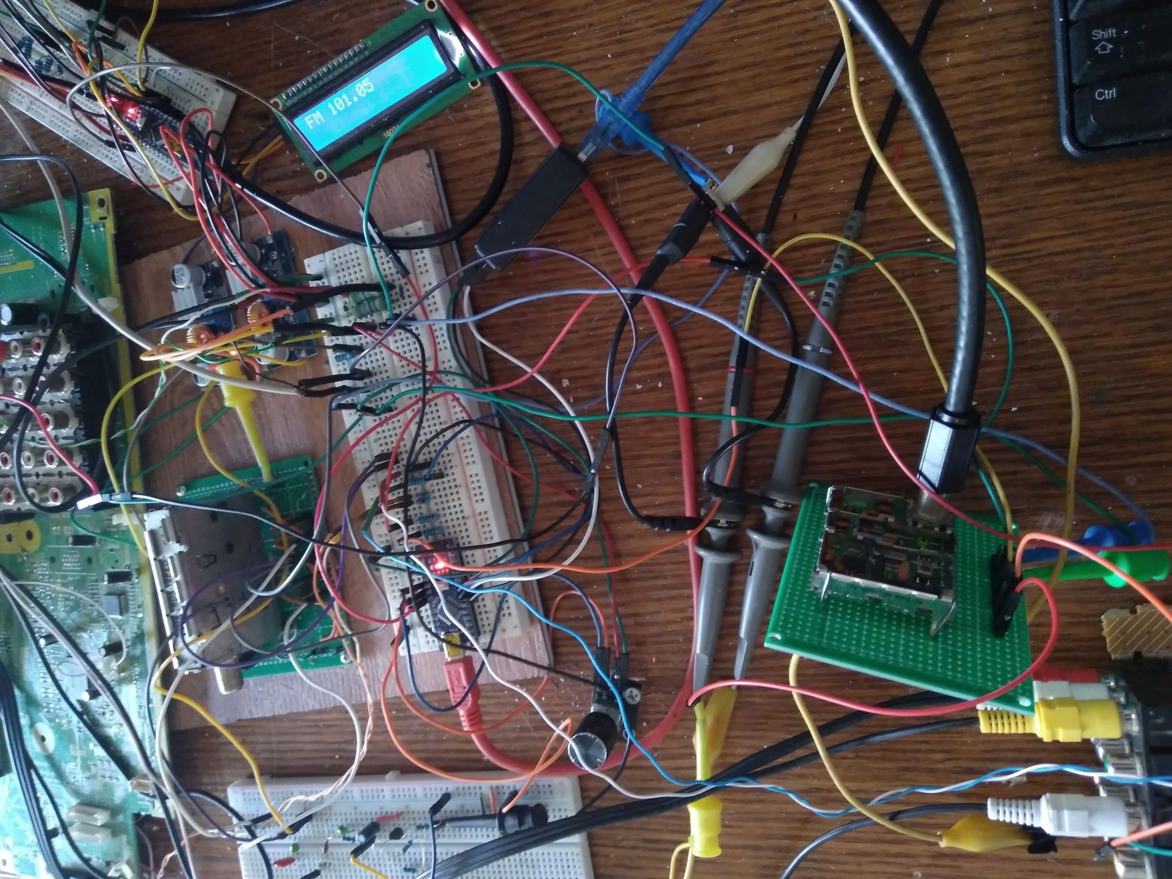 Phase-Locked Loop (PLL) Synthesizer : 8 Steps (with Pictures ...