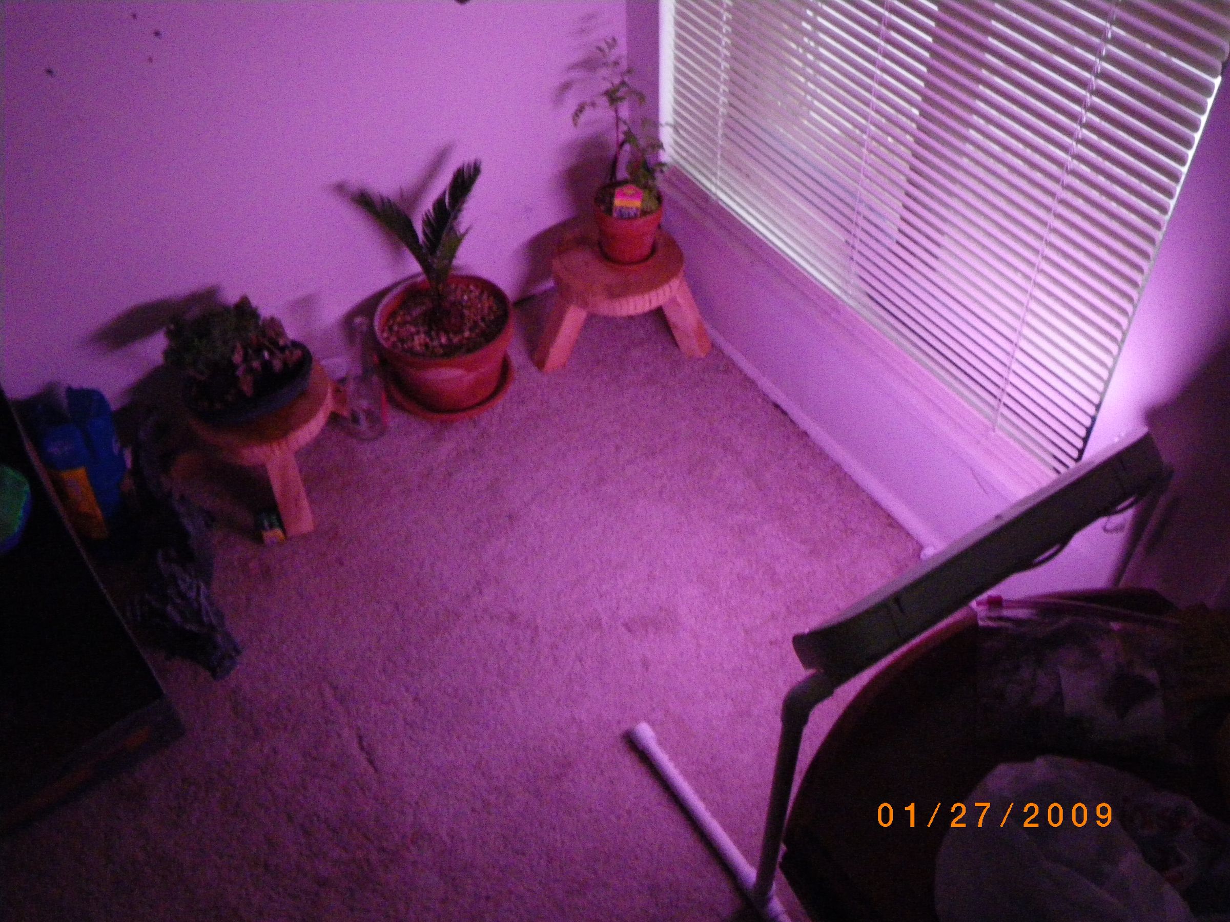 PVC Light Stand : 4 Steps - Instructables