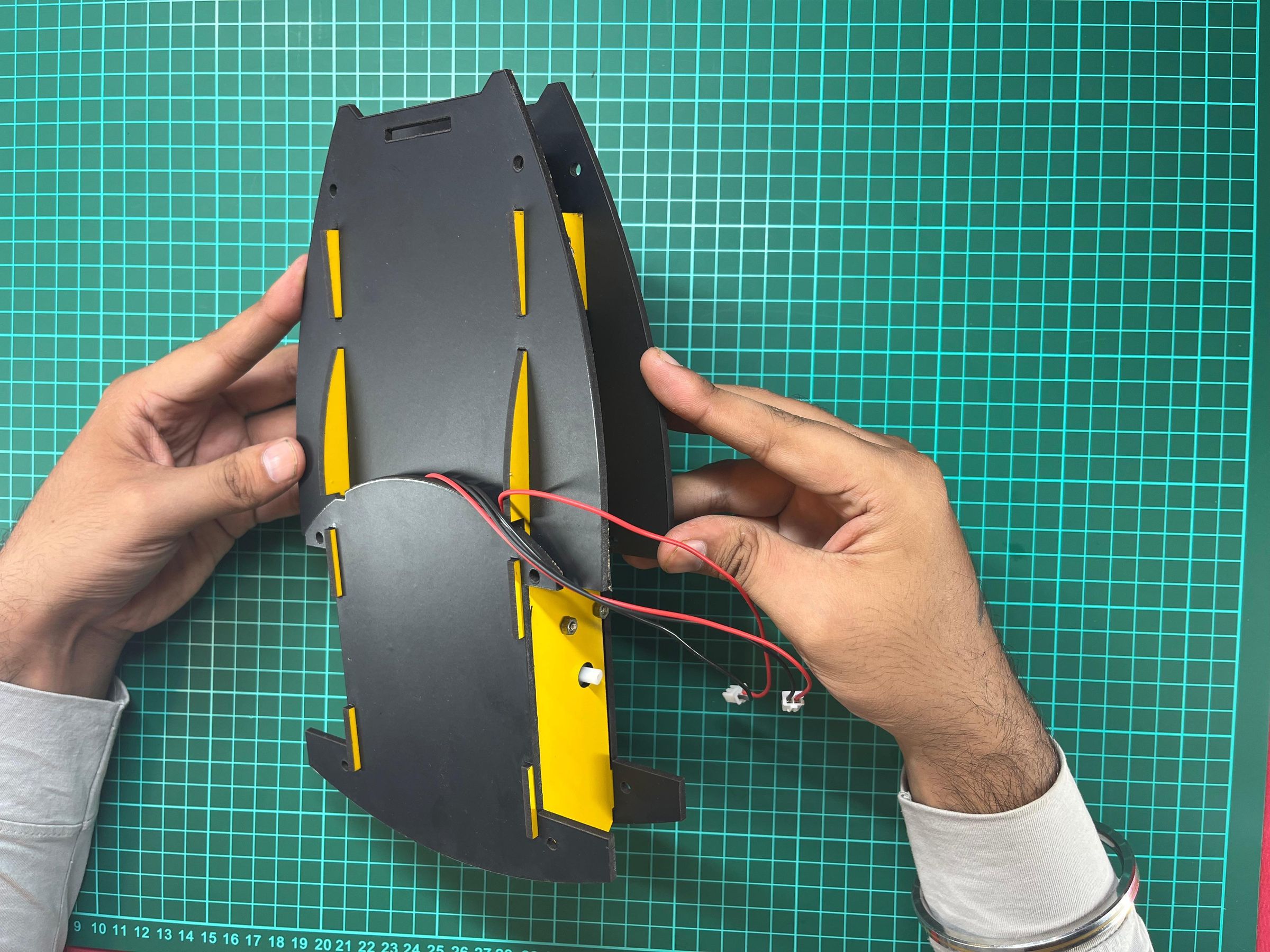 Obstacle Avoiding Robot Car Using Arduino : 12 Steps - Instructables