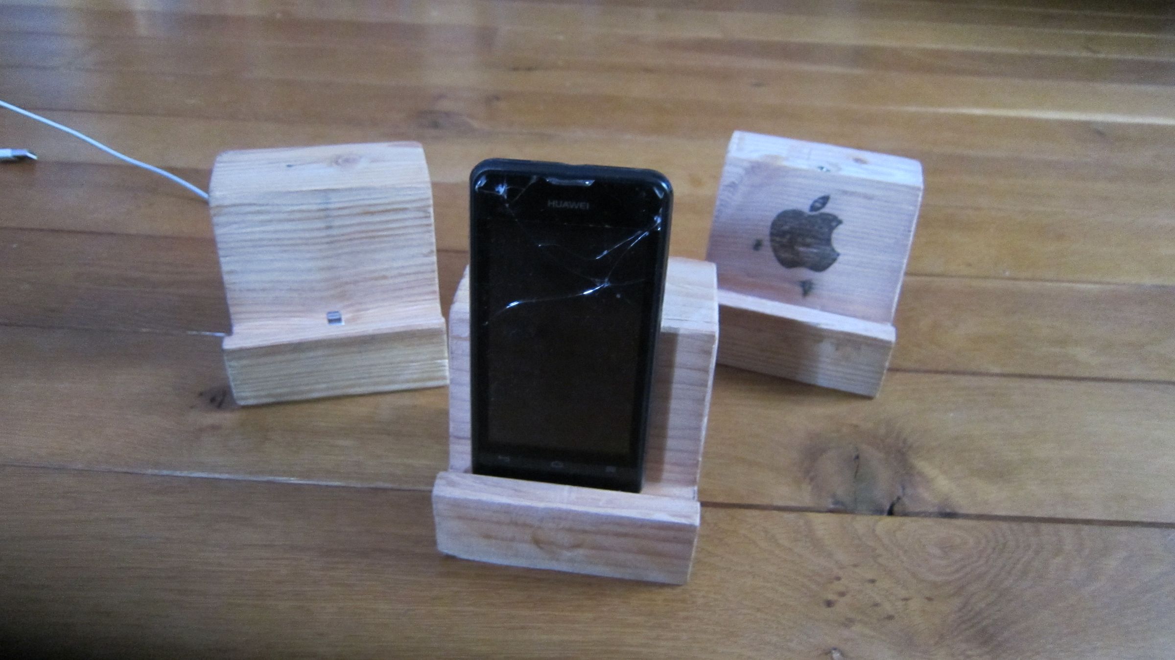 Pallet Block Phone/tablet Holder : 3 Steps - Instructables
