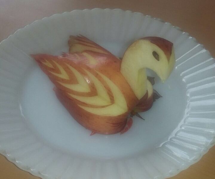 Nice Apple Swan for Decoration : 6 Steps - Instructables