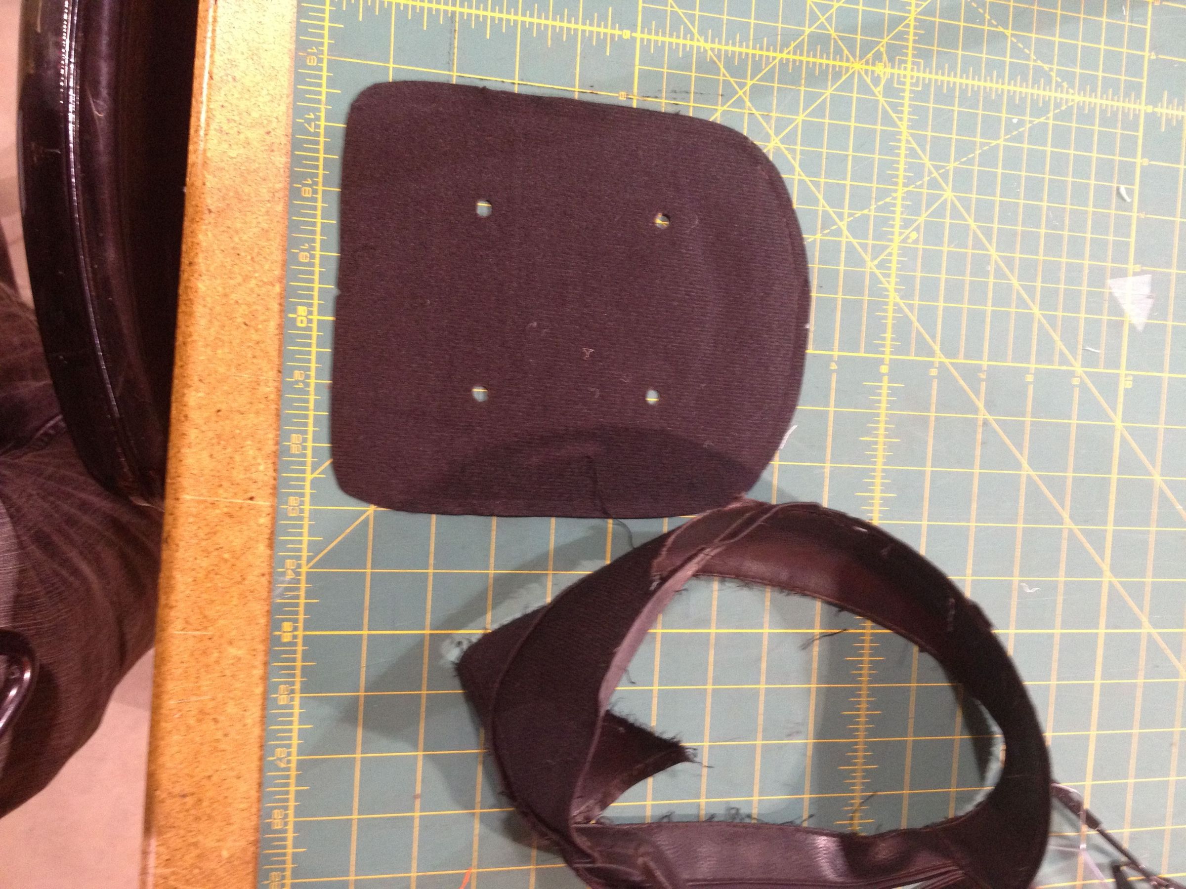 Motorcycle Back Rest - Reupholstered : 4 Steps - Instructables