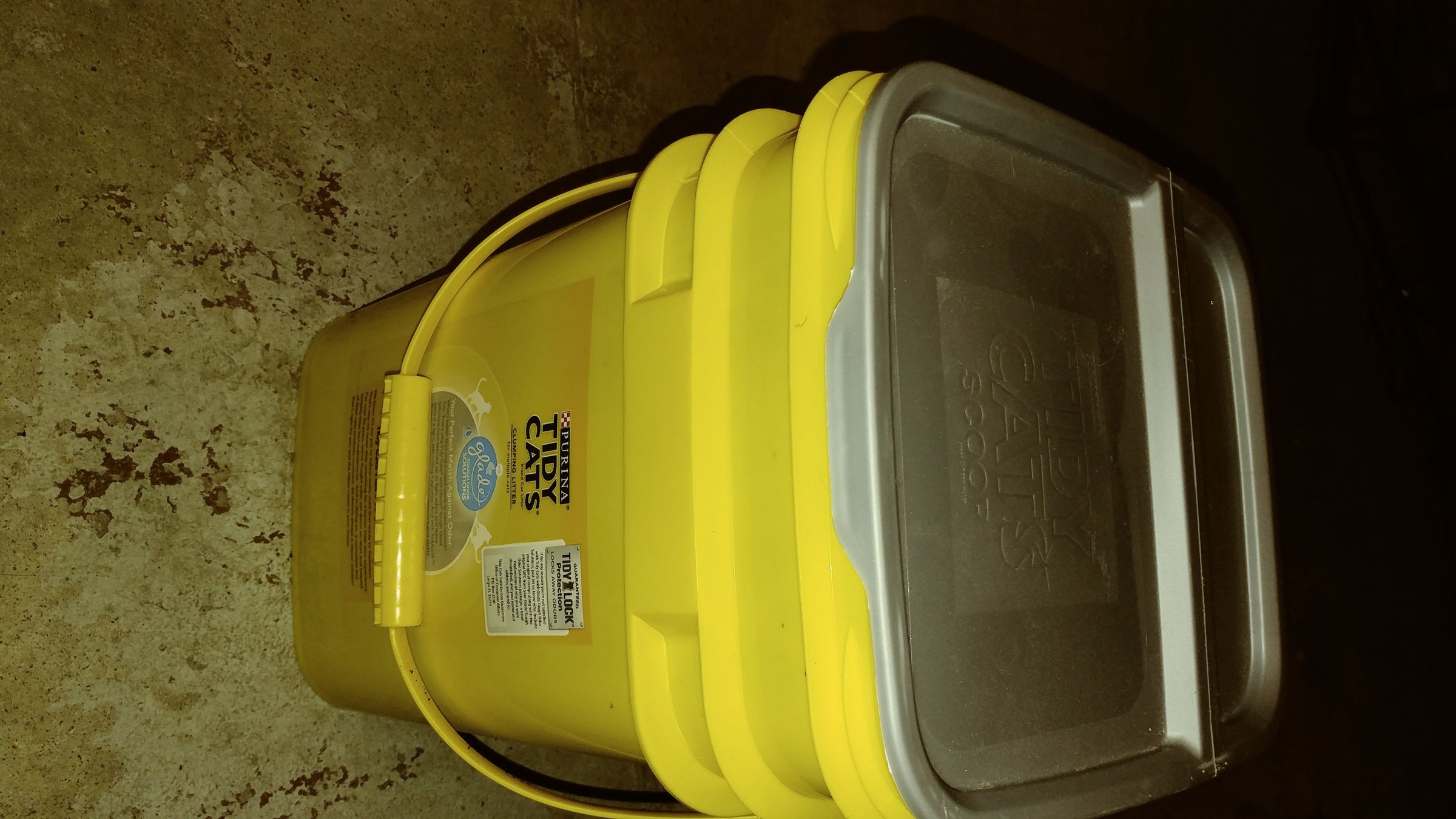 Litter Container Worm Farm : 5 Steps - Instructables