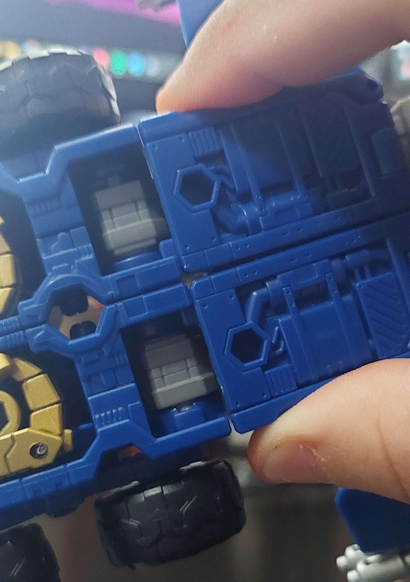 How to Convert Legacy Armada Optimus Prime From Core Robot to Truck and ...