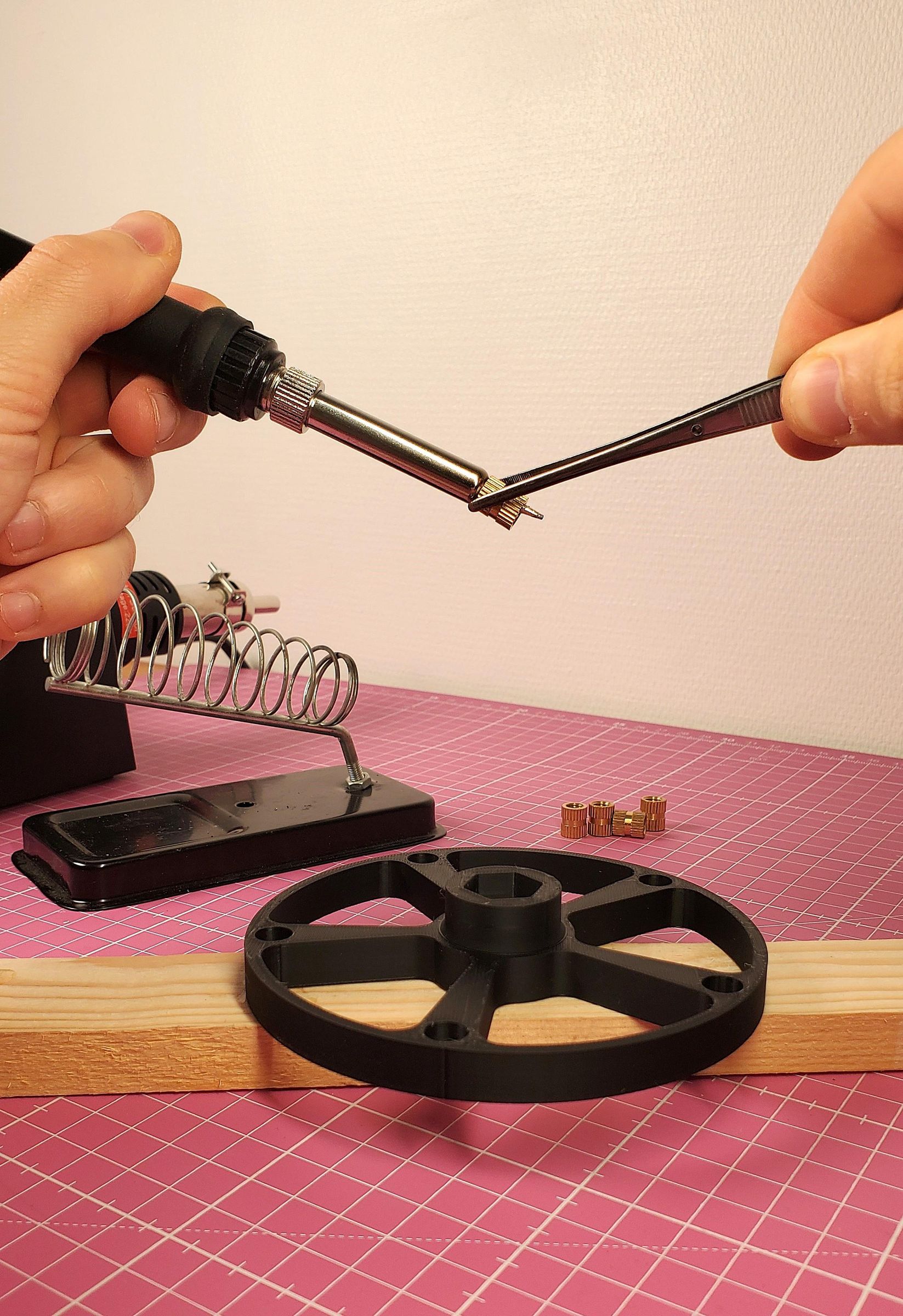 3D Printed Fishing Lure Rotating Drying Station : 13 Steps (with ...